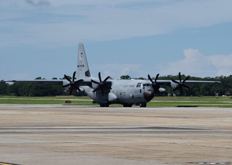 Hurricane Hunters fly Hurricanes Florence, Olivia > U.S. Air Force ...