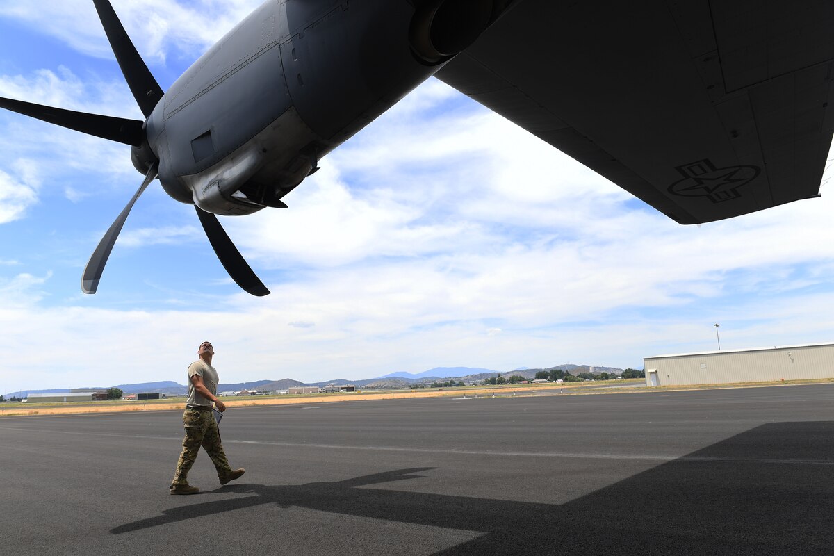 Loadmasters: Aerial excellence through continuous training > Little ...