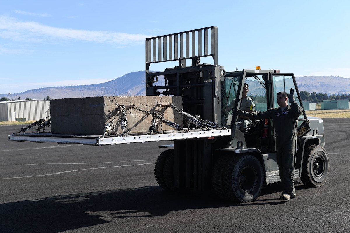 Loadmasters: Aerial excellence through continuous training > Little ...