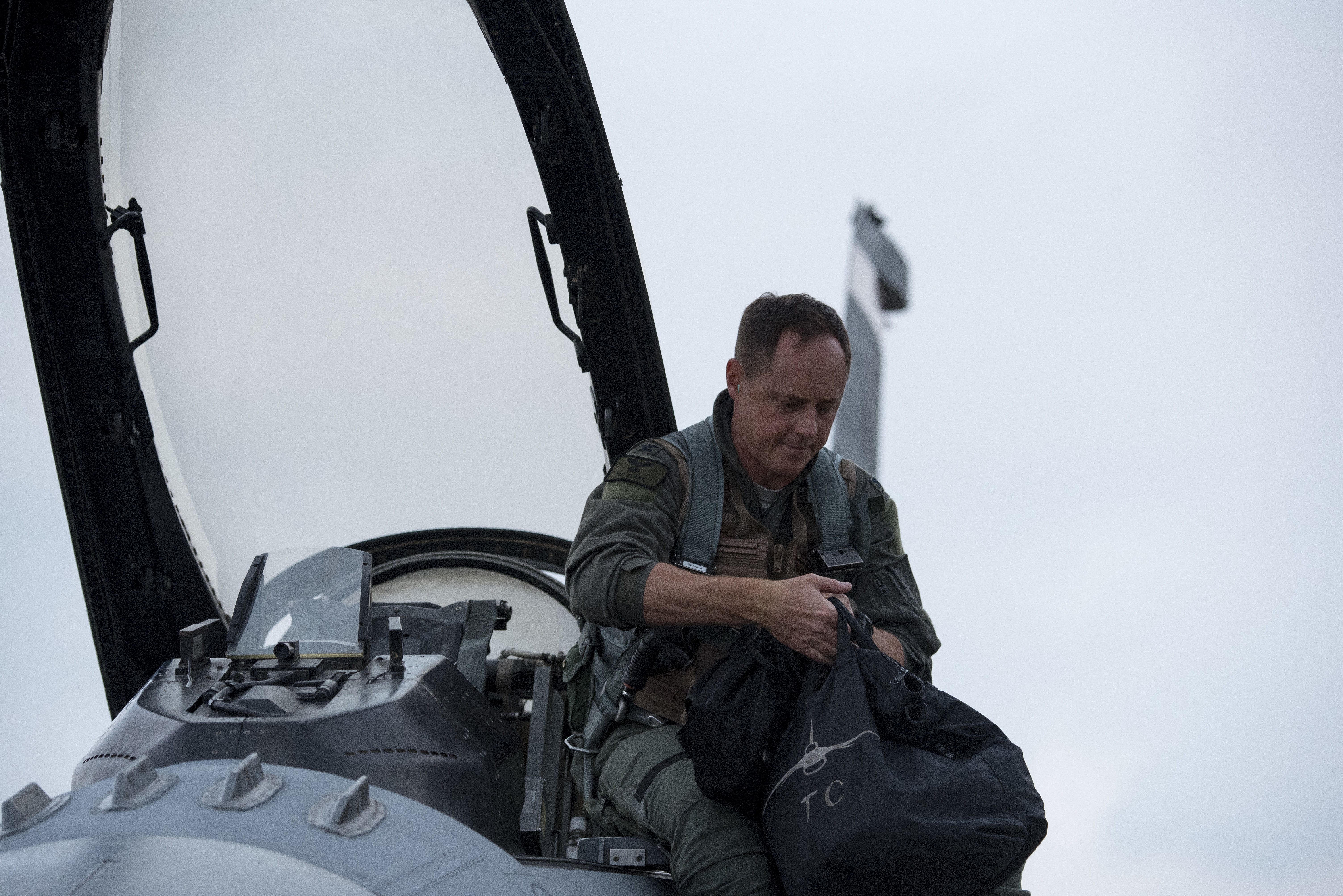 Vice Commander logs 2,000th hour in Fighting Falcon > Spangdahlem Air ...
