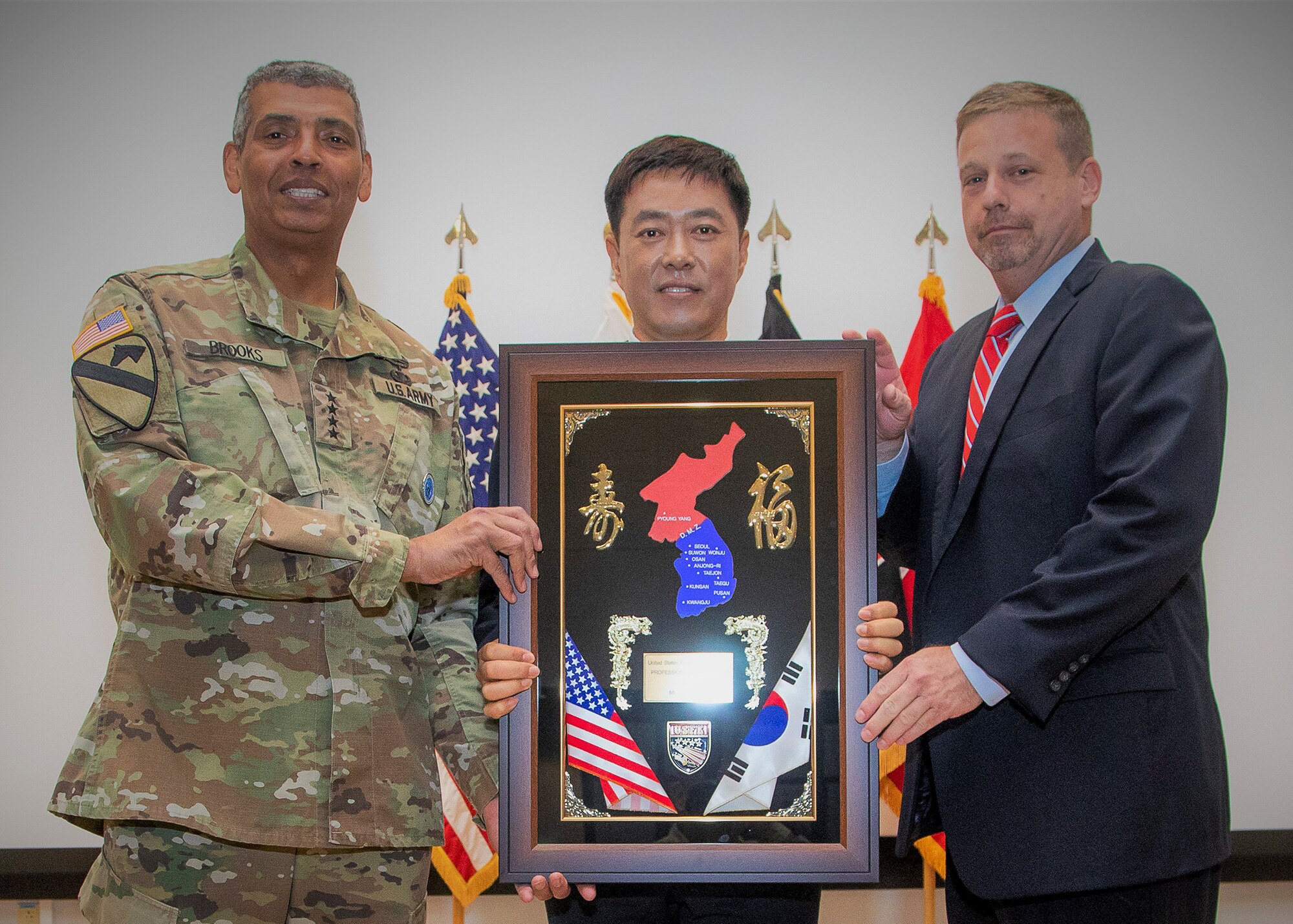 Osan engineer’s win USFK awards > Osan Air Base > Article Display
