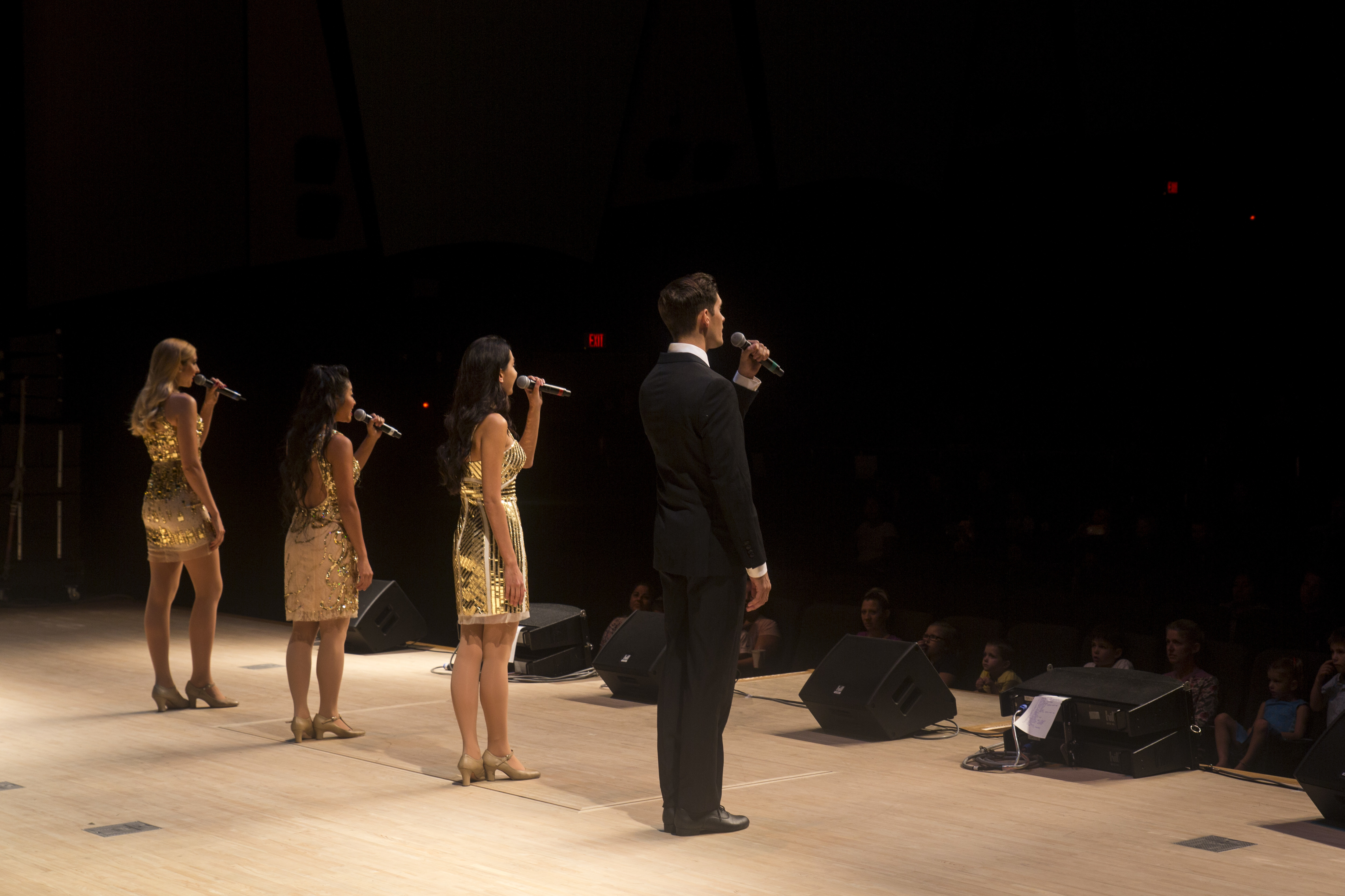 USO Show Troupe performs at MCAS Iwakuni