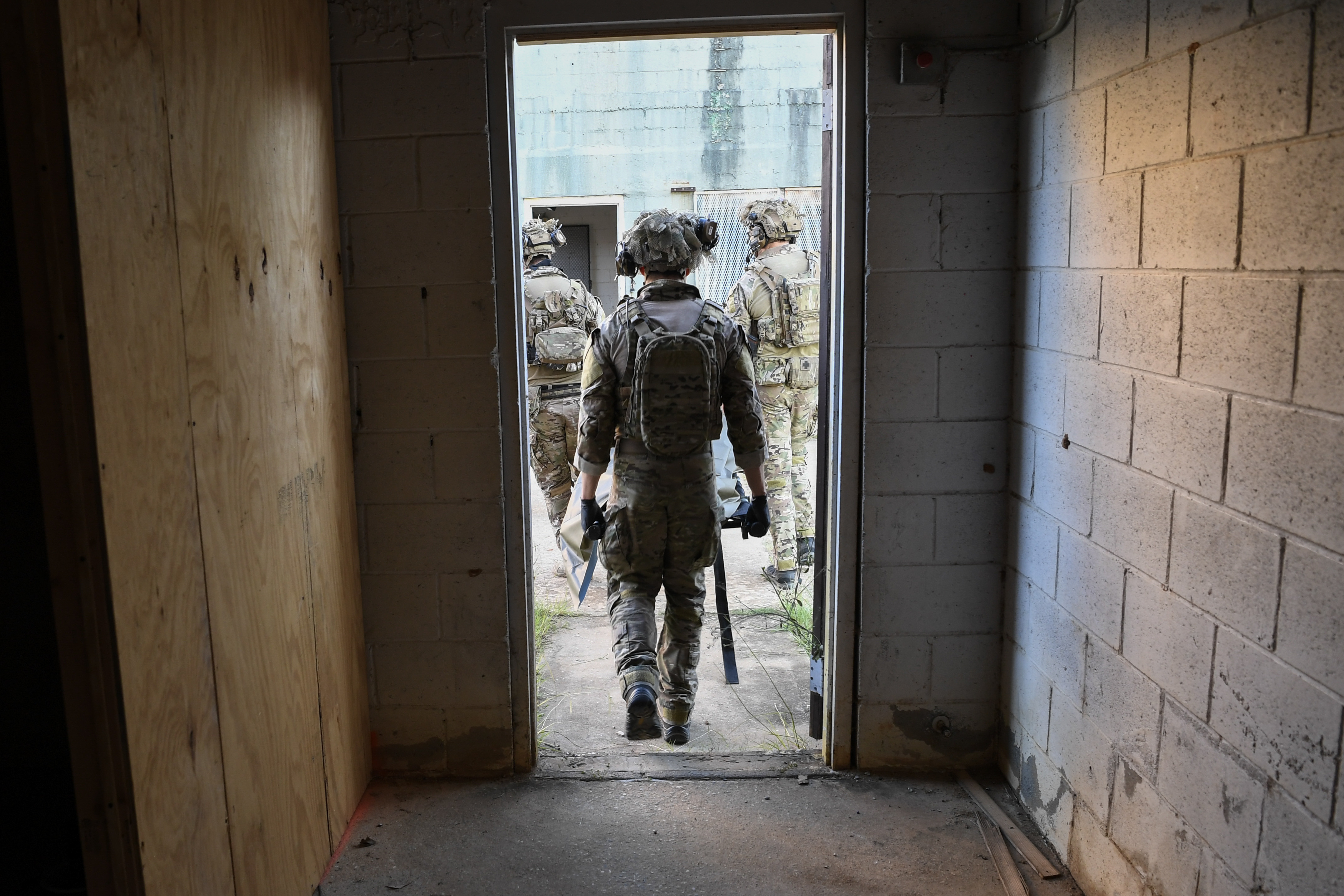 17th STS Airmen hone personnel recovery and treatment skills > Air ...