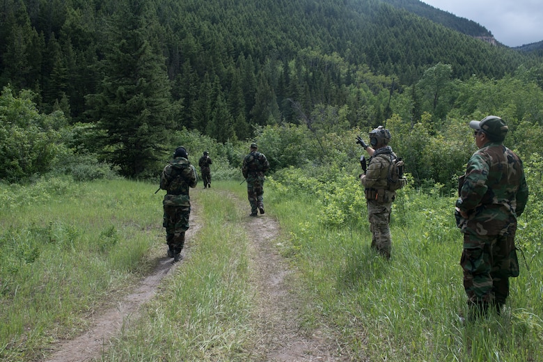 26th STS performs mountaineer training in Montana > Air Force Special ...