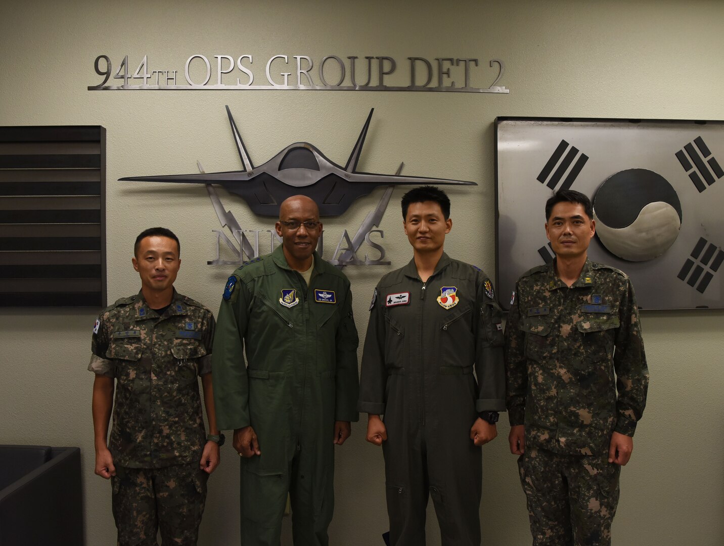 Pacific Air Forces commander Visits Allies and Partners at Luke > U.S ...