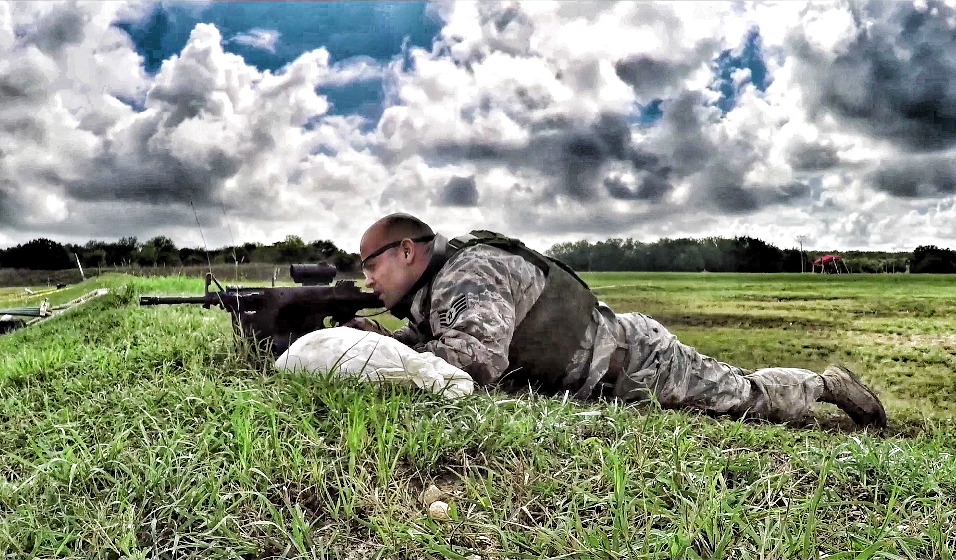 District of Washington Defender Challenge competitor, competes