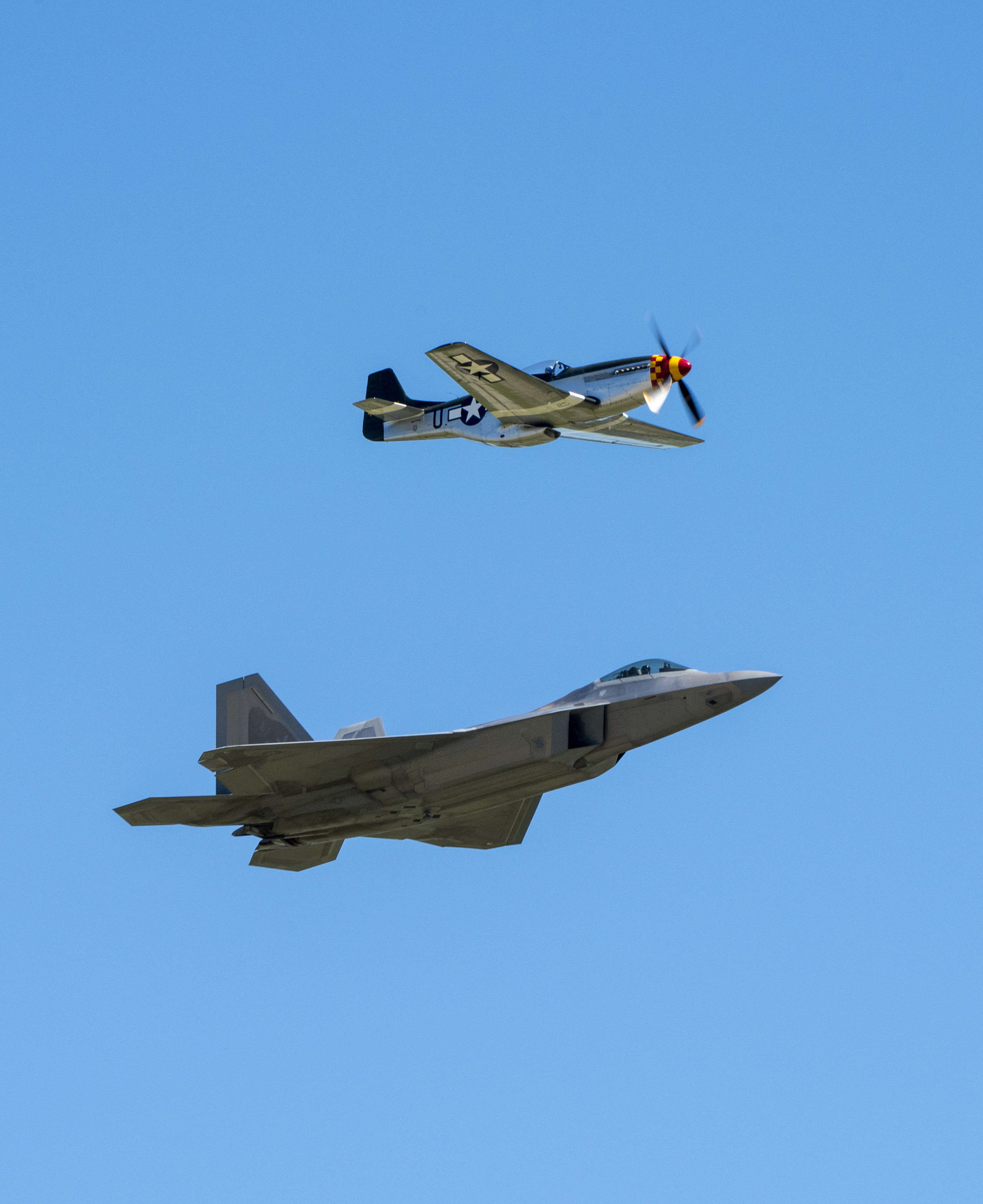 ‘Thunder Over the Bay’ entertains thousands > Travis Air Force Base > News