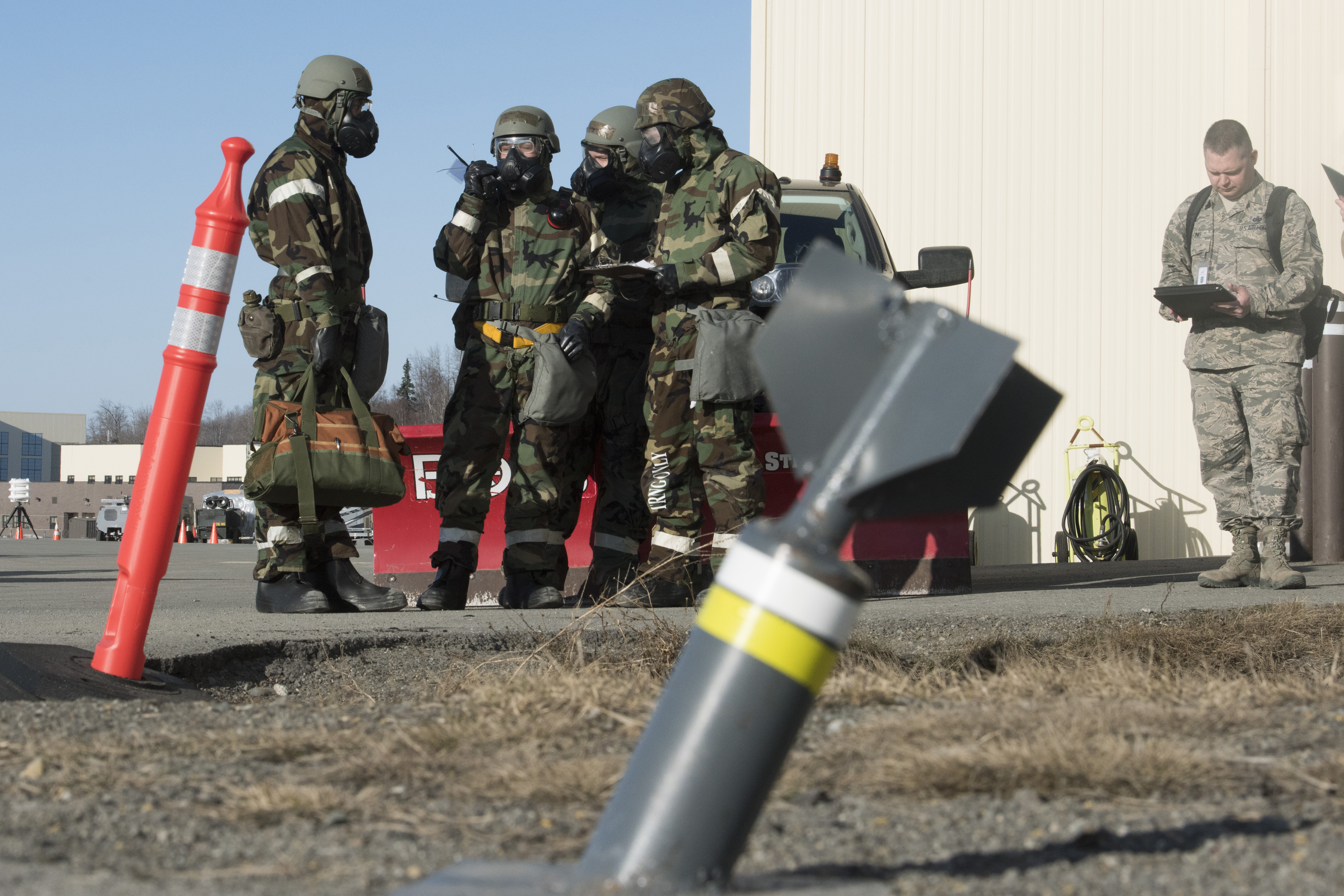 Alaska Air National Guardsmen conduct PAR team sweeps during Polar ...
