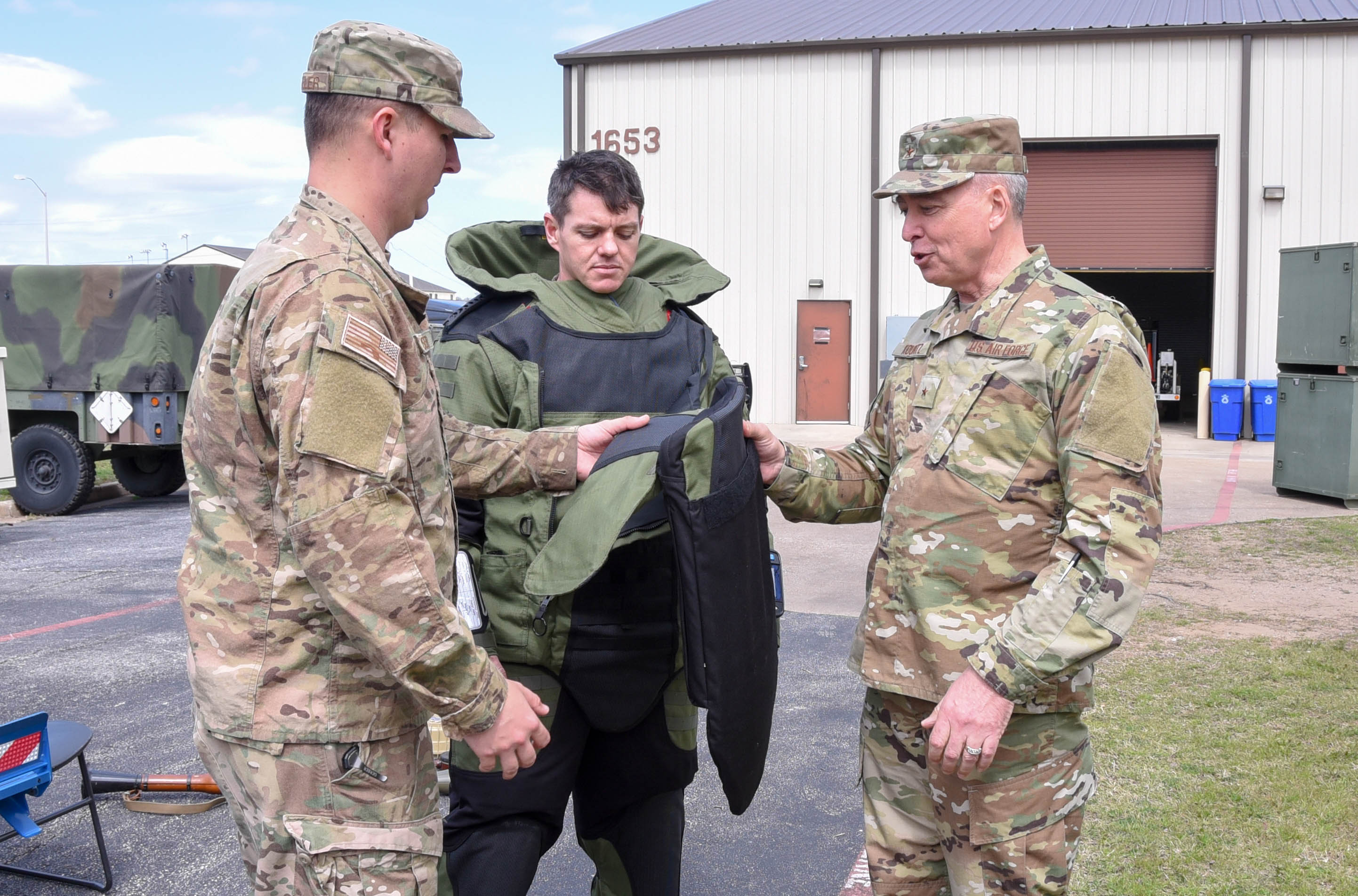 AFRC director of logistics visits the 301st