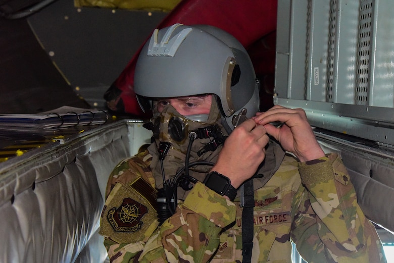 349th ARS Practices Refueling with Chem Gear > McConnell Air Force Base ...