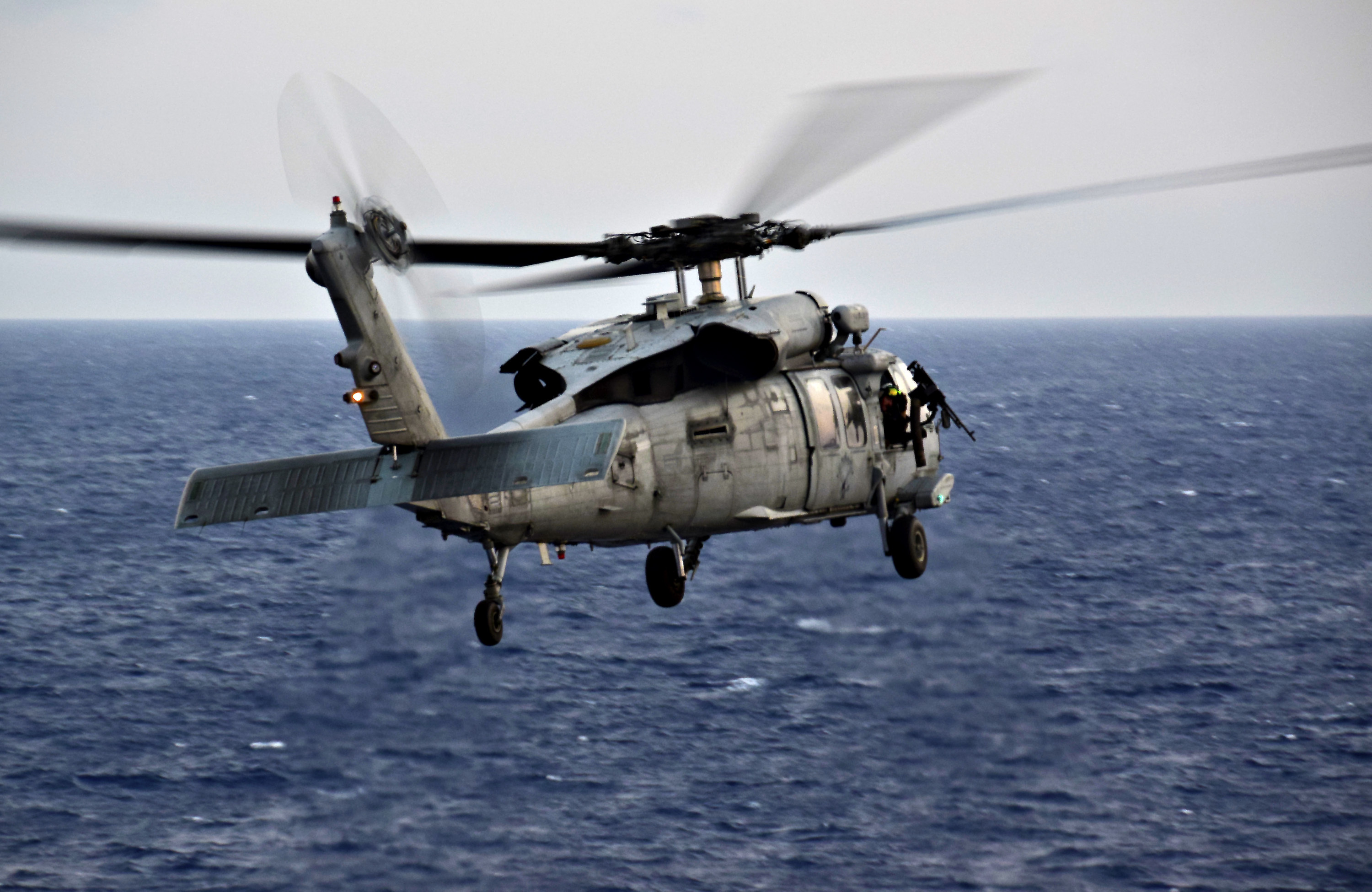 U.S., Australian Navies Conduct Helicopter Deck Landings in Philippine ...