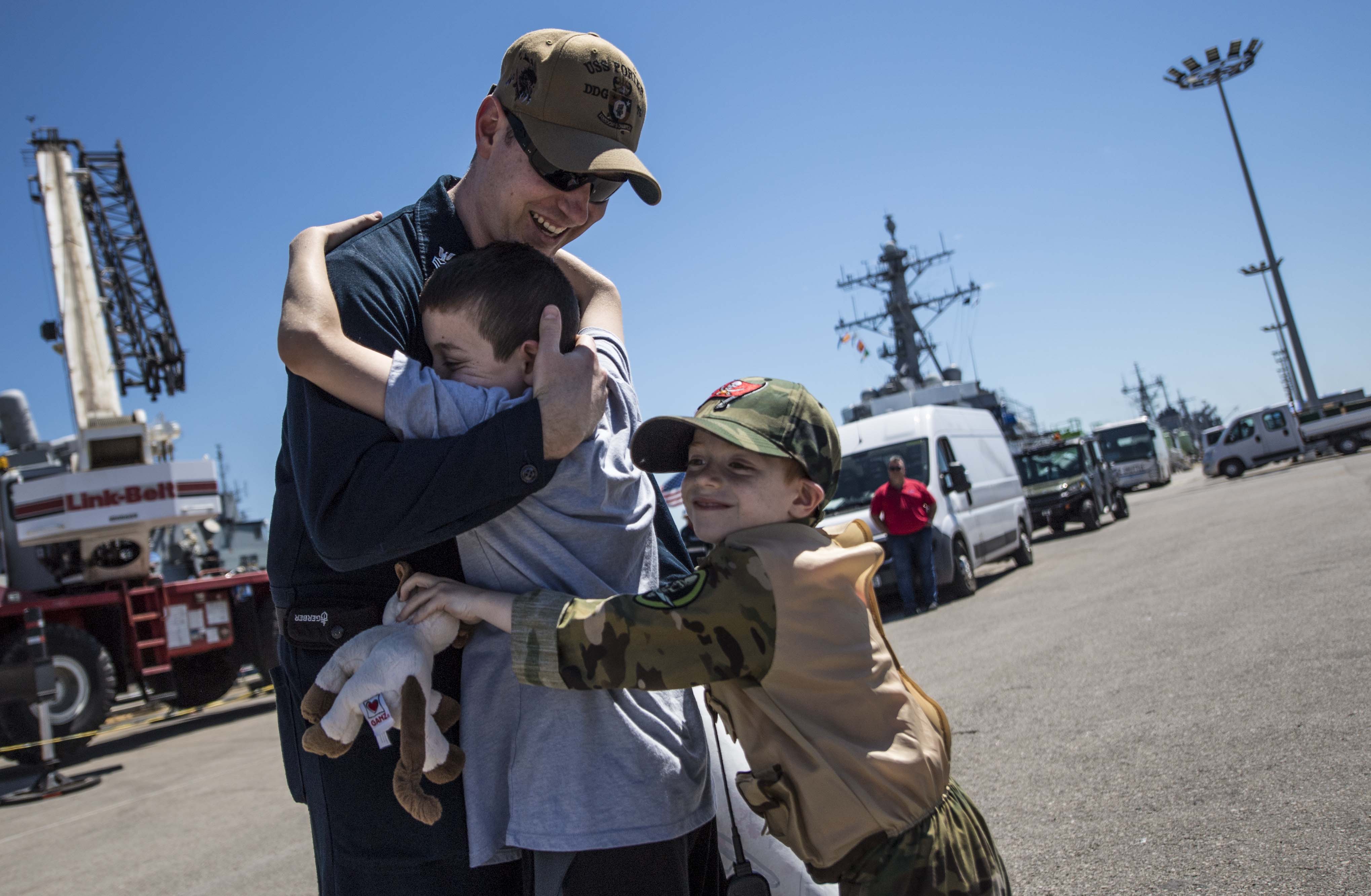 USS Porter Returns to Naval Station Rota > Commander, Navy Region ...