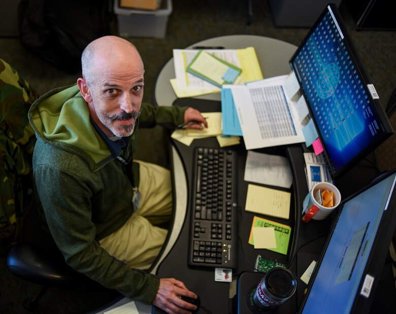 Unit Deployment Managers prepare Airmen for wartime efforts > Air ...