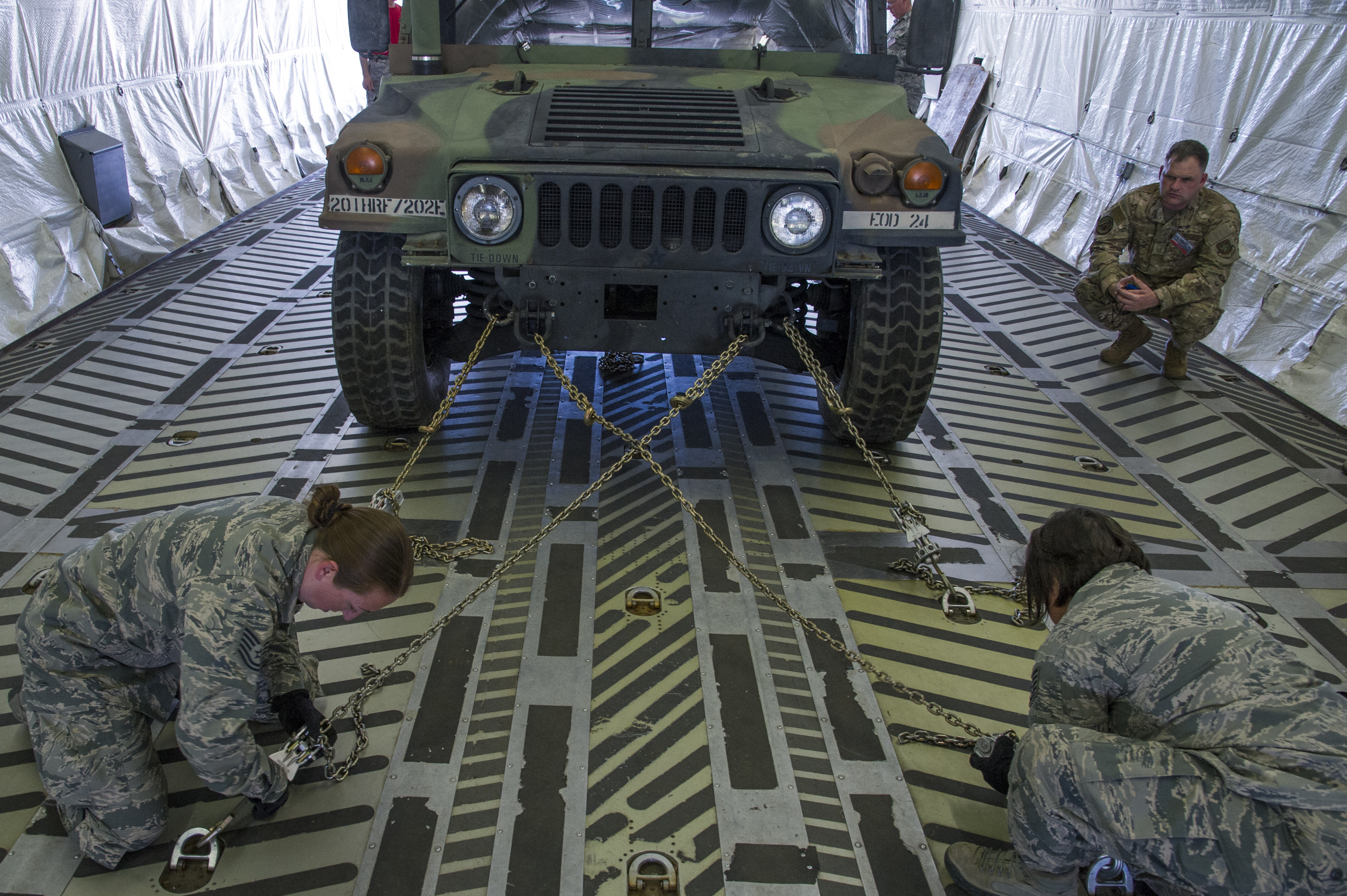 39th APS delivers at the Port Dawg Challenge > 302nd Airlift Wing ...