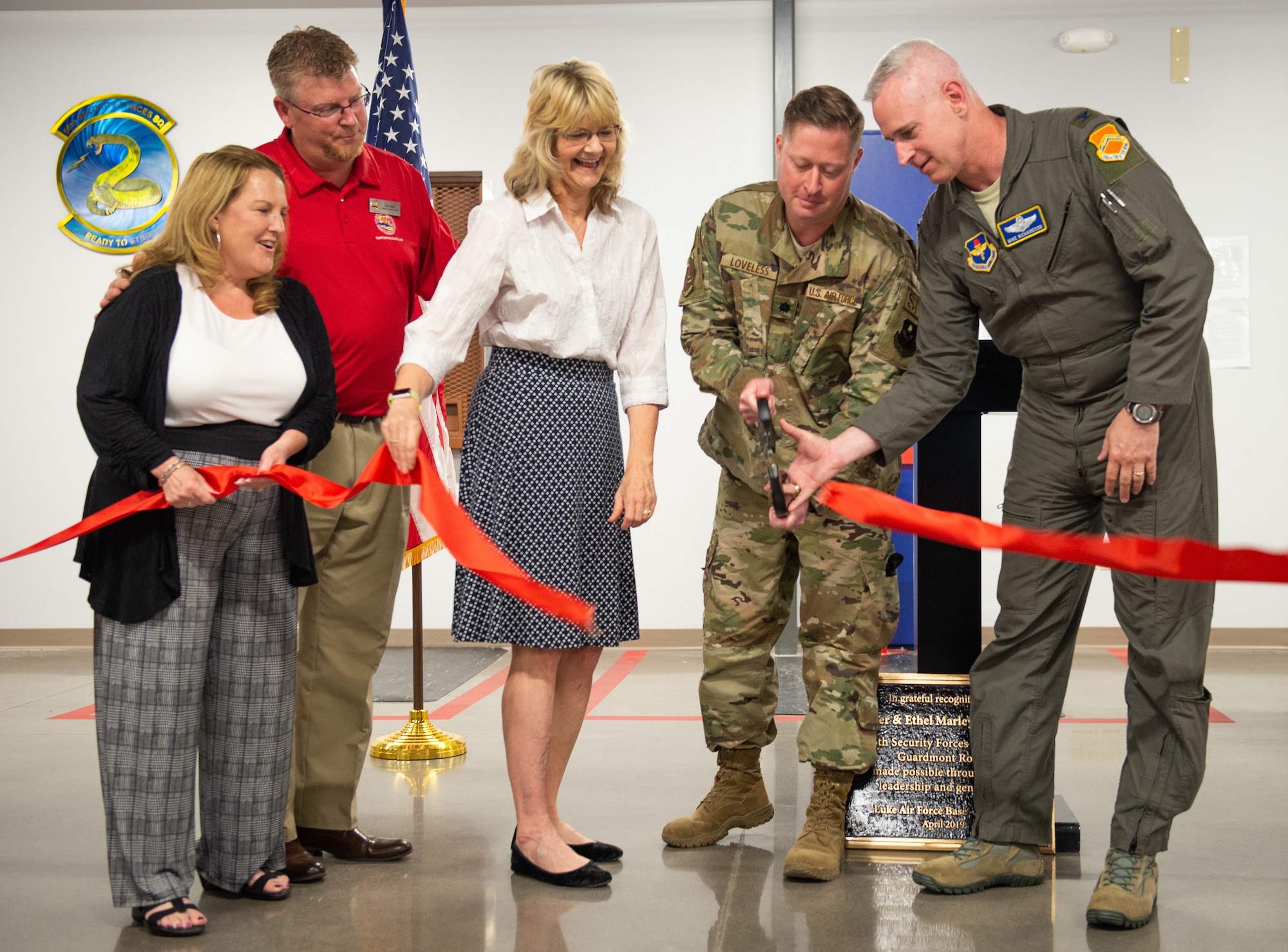 Defenders cut away outdoor guard mounts > Luke Air Force Base > Article ...