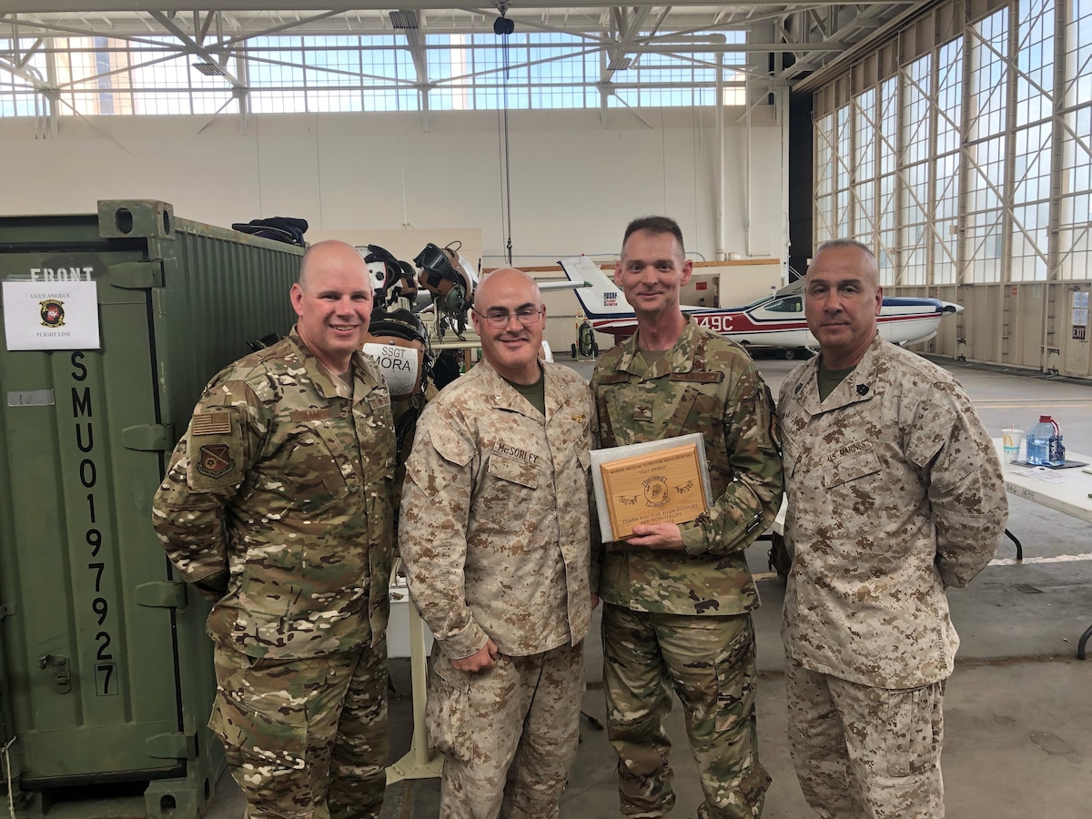 Marine Corps squadron recognizes the 377th ABW > Kirtland Air Force ...