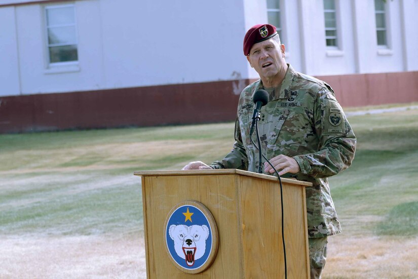 USARAK Conducts Change of Command Ceremony > Joint Base Elmendorf ...