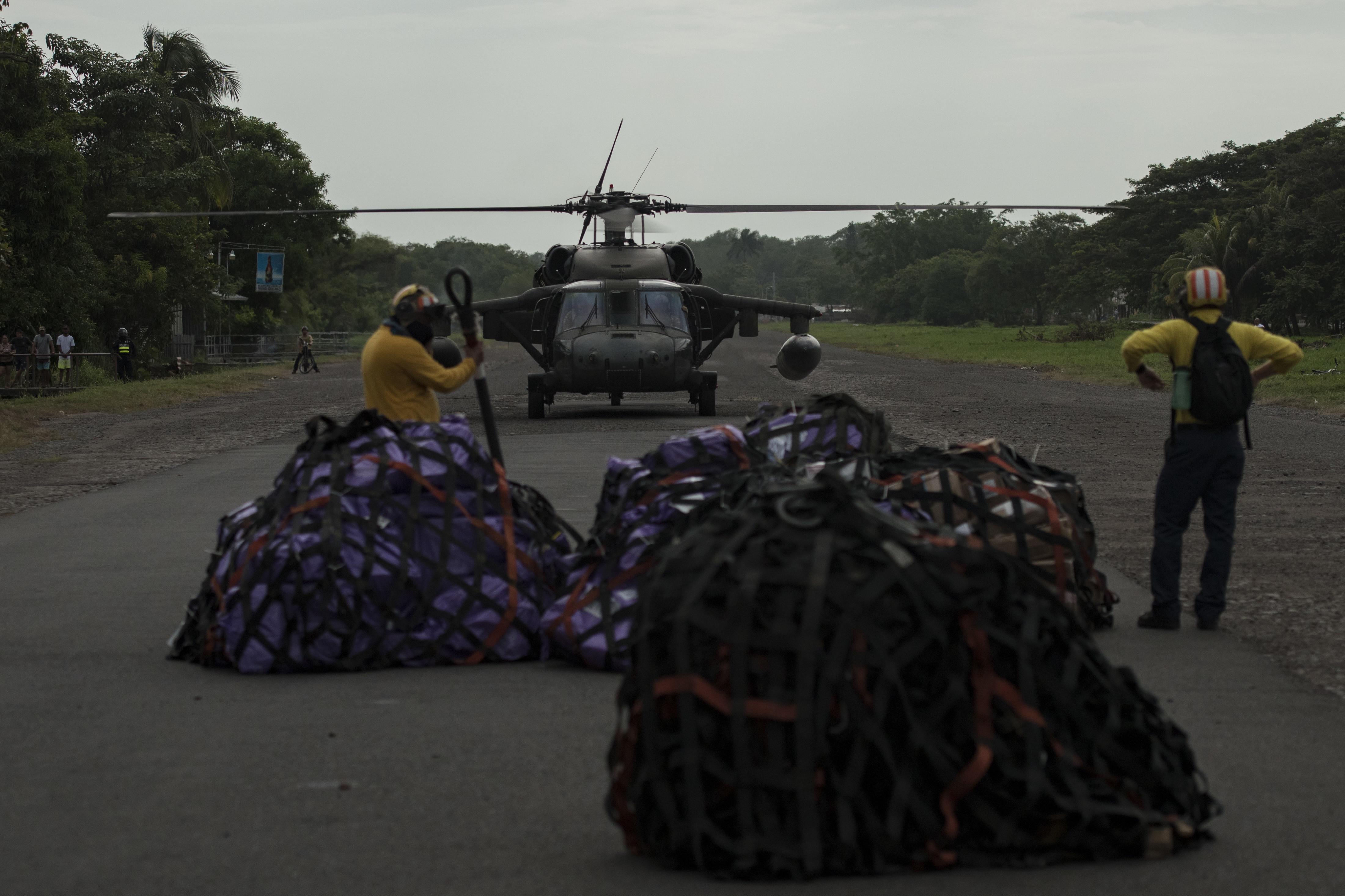JTF-B helps Costa Rica receive Comfort support > Air Force Test Center ...