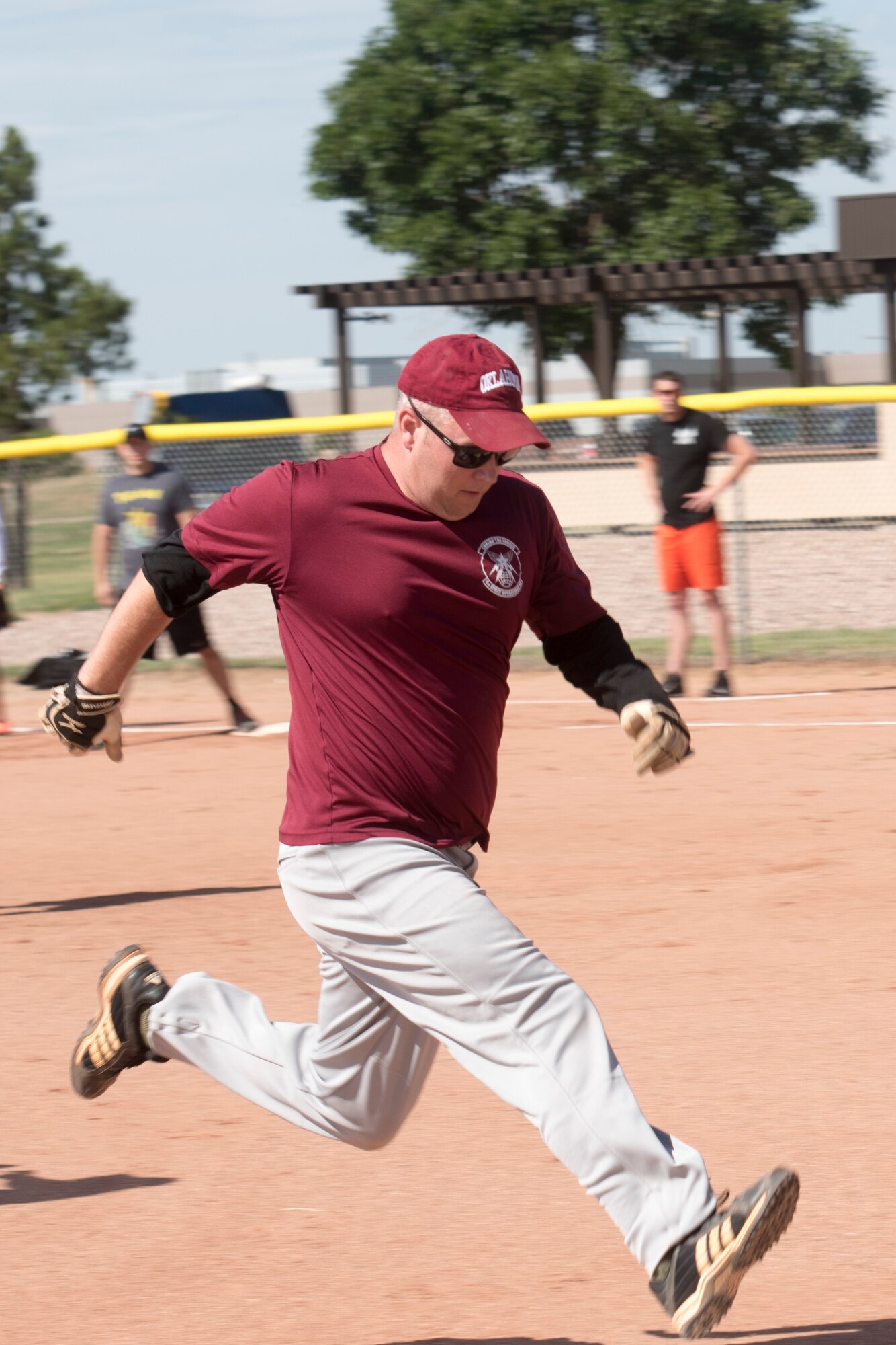 1SOPS defeats 4SOPS during intramural softball championships > Air ...