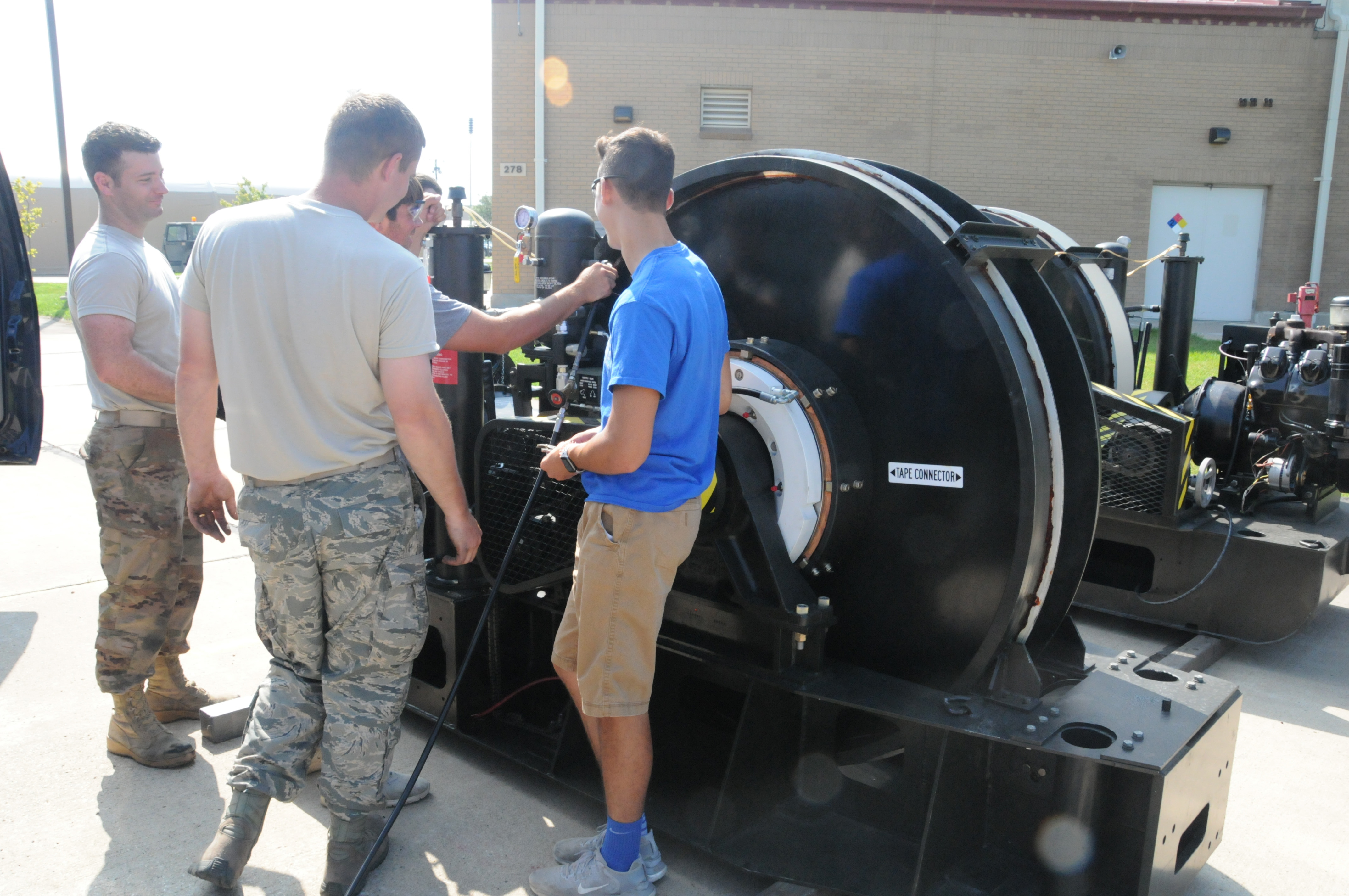 Power Pro Airmen train on aircraft brake system > 185th Air Refueling ...