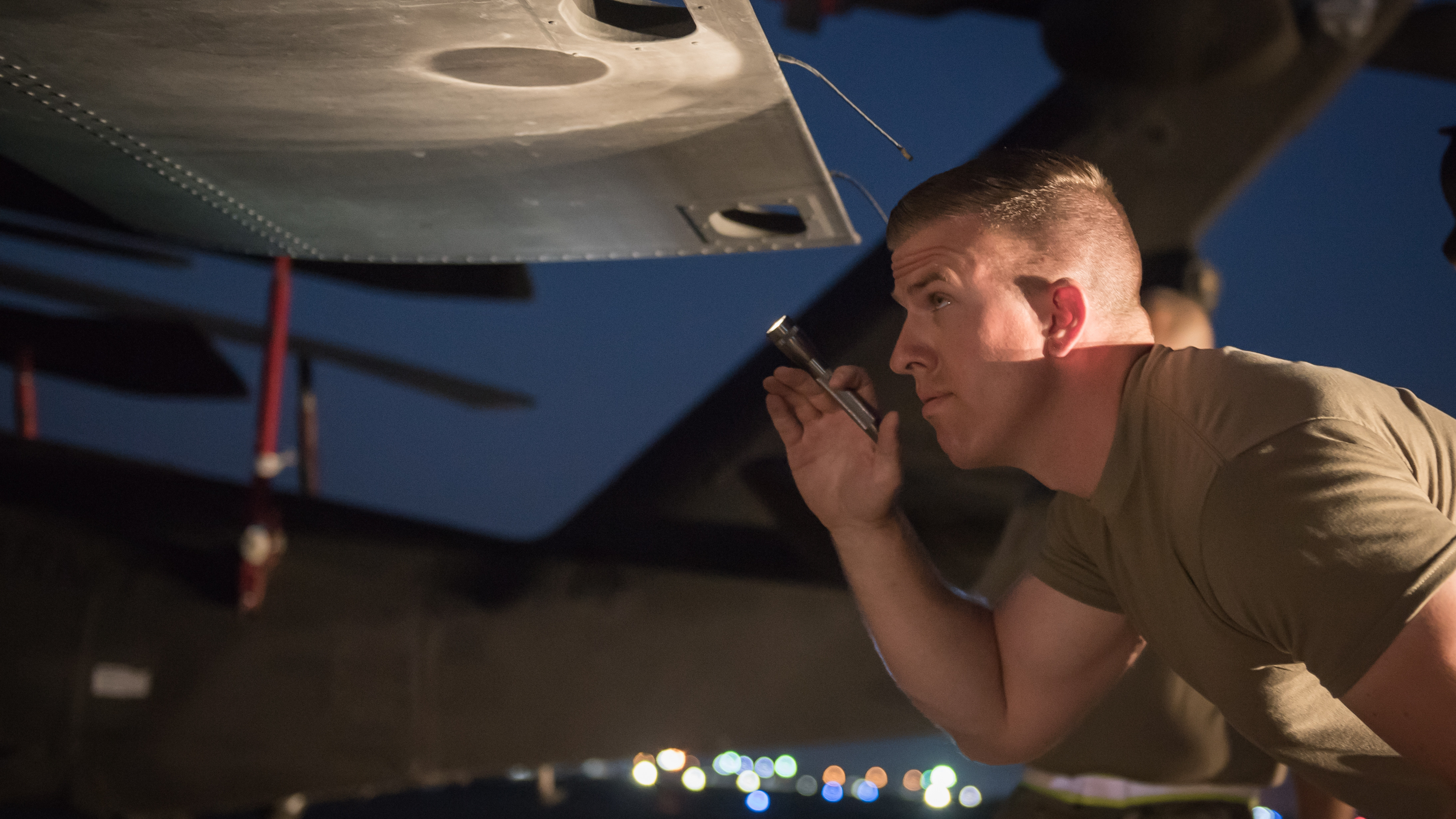 Joint inspections ensure safety of cargo > U.S. Air Forces Central > News