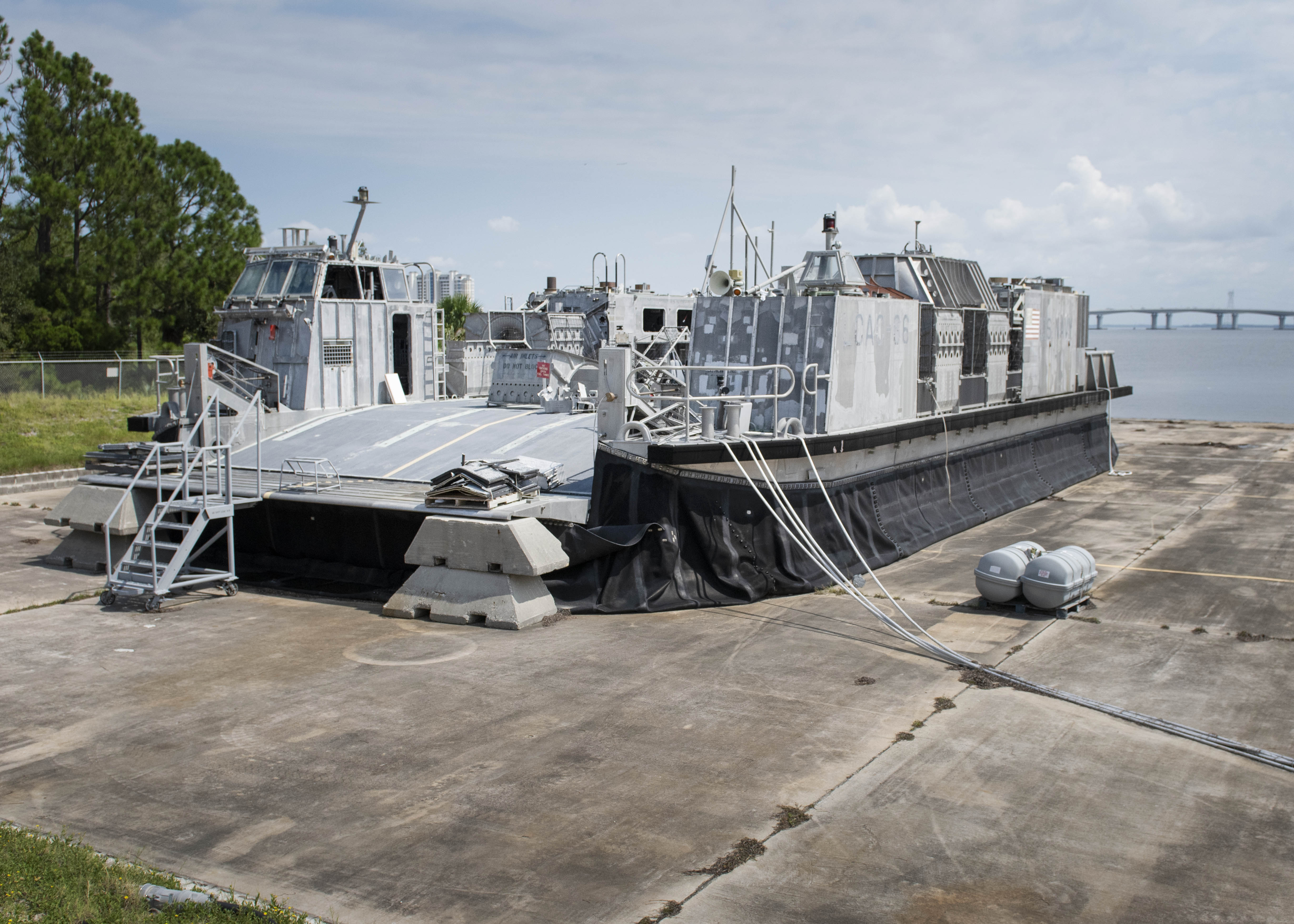 LCAC 66 disassembled, removed from fleet service > Naval Sea Systems ...