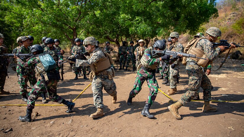 Indonesian U S Marines Enhance Strong Military Relationship U S