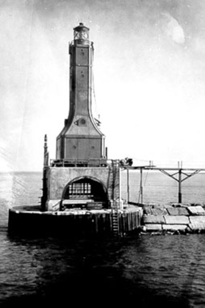 Indiana Harbor East Breakwater Lighthouse > United States Coast Guard ...