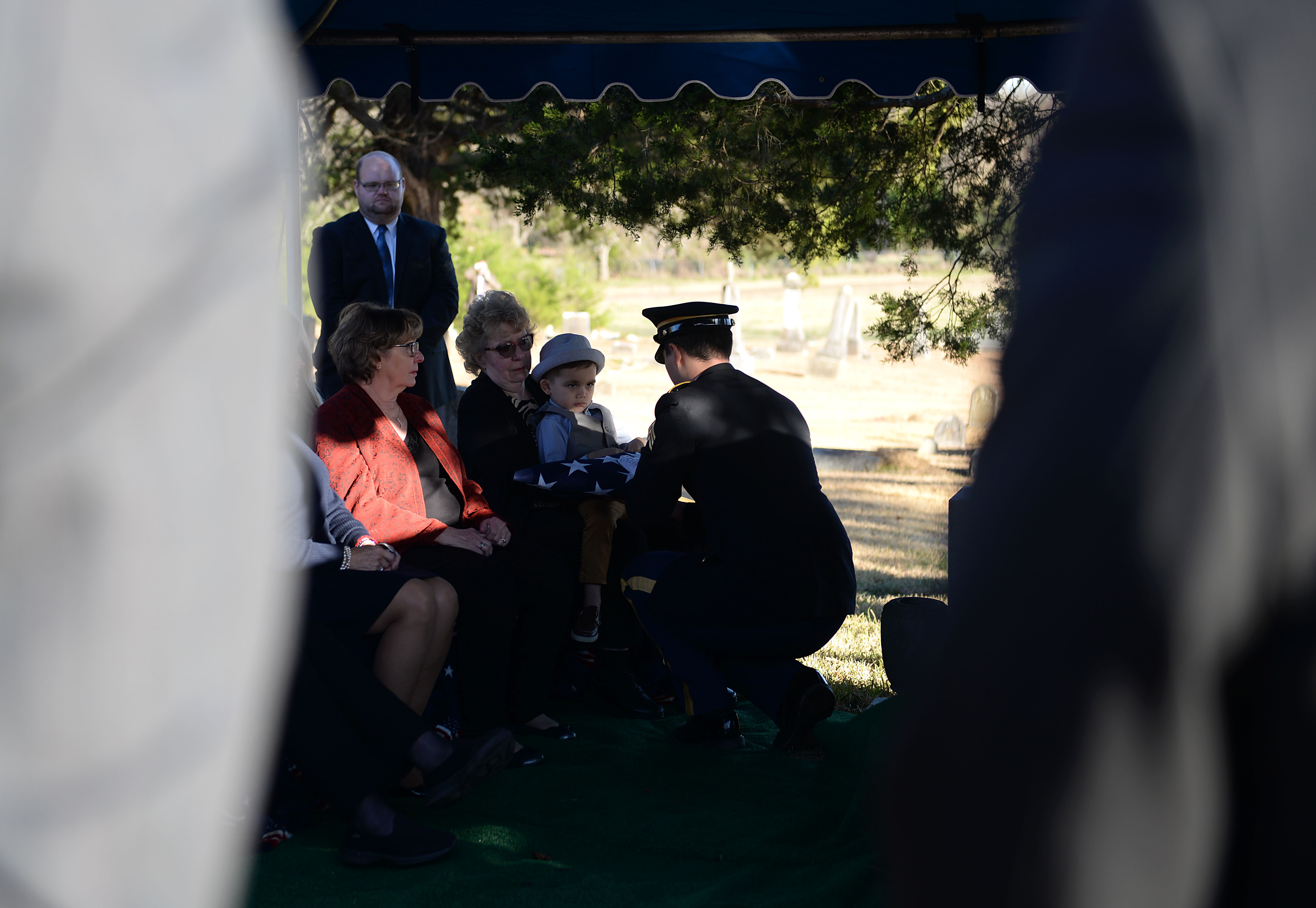 Decorated WWII bomber pilot honored, remembered by family, friends ...