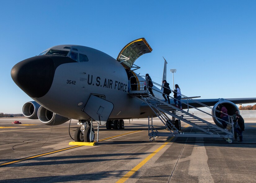 SJAFB Key Spouses experience final KC-135 flight > Seymour Johnson Air ...
