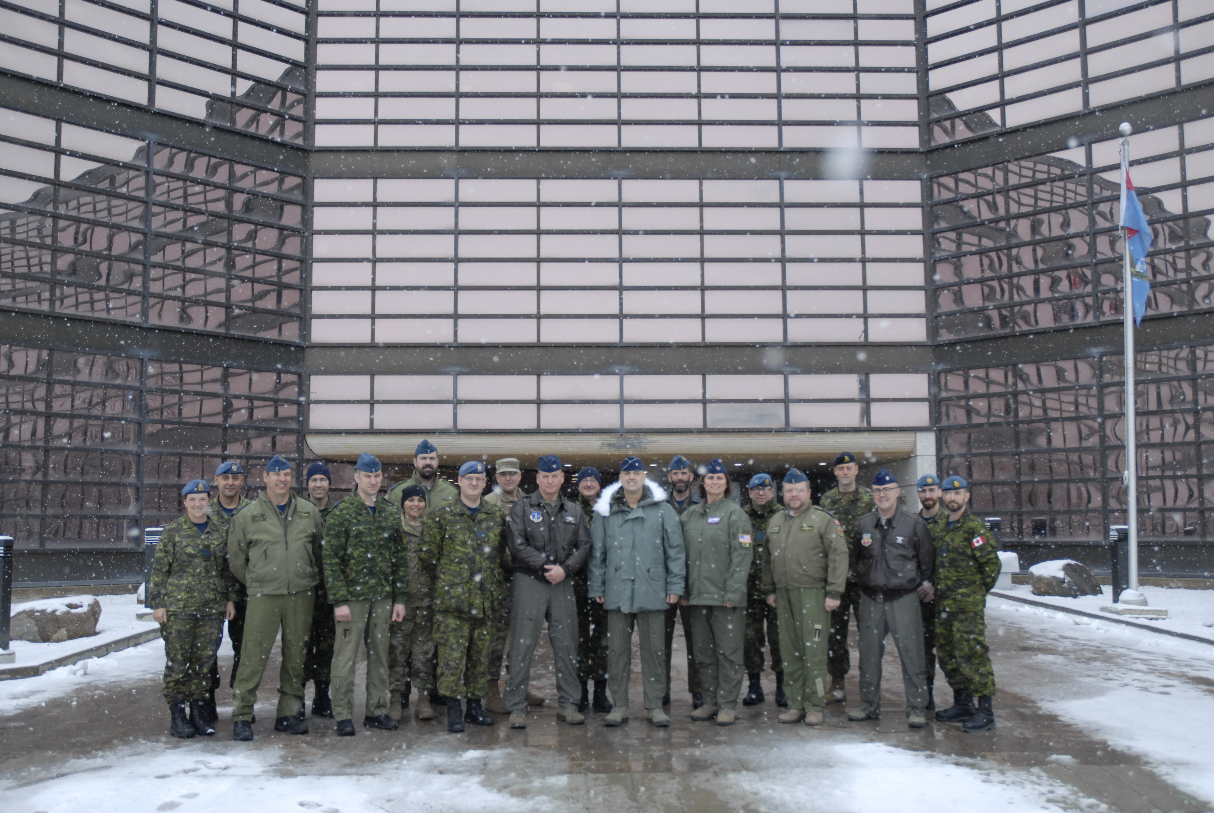 Canadian NORAD Region hosts first Arctic Airpower Seminar > North ...