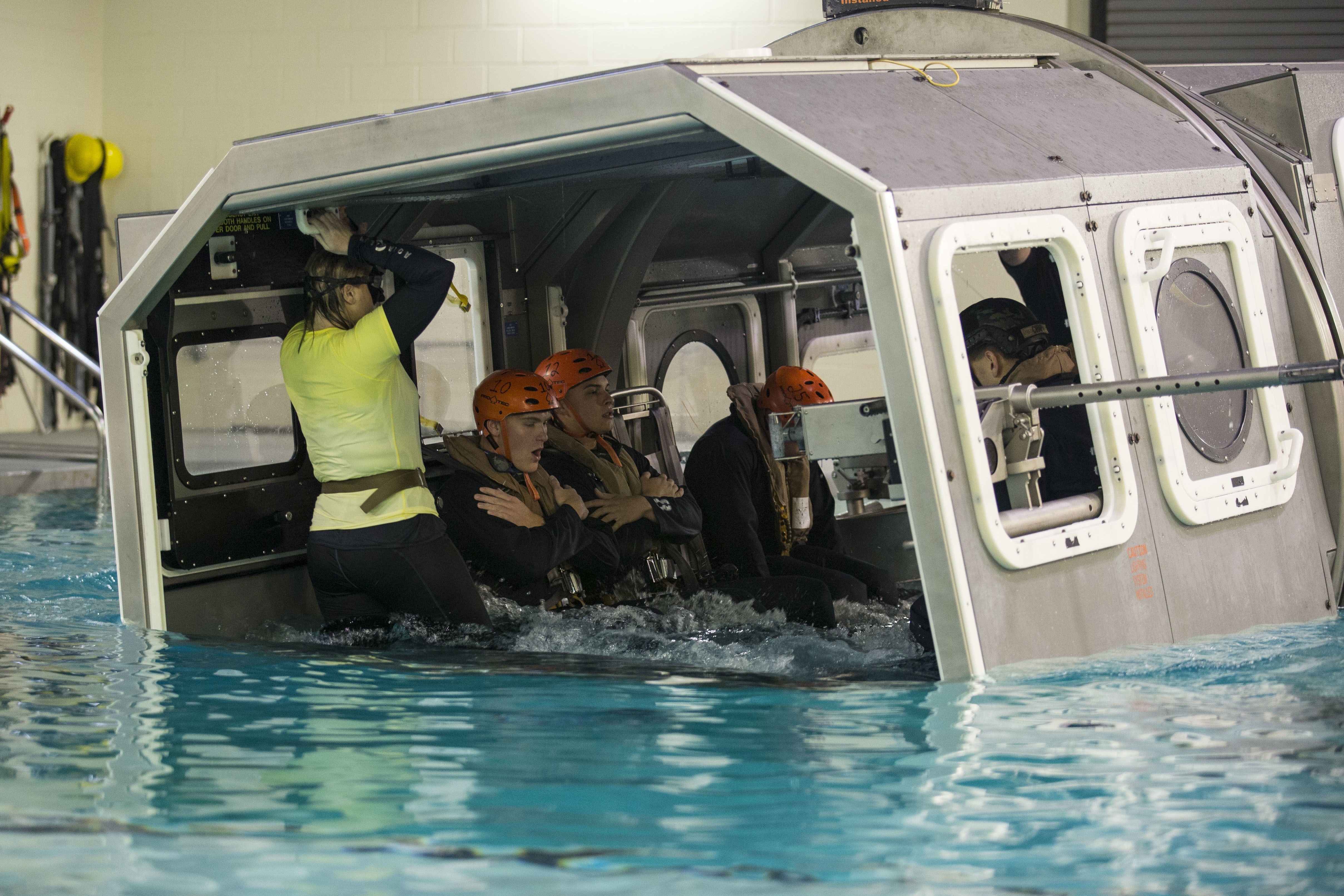 2nd ANGLICO completes underwater egress training