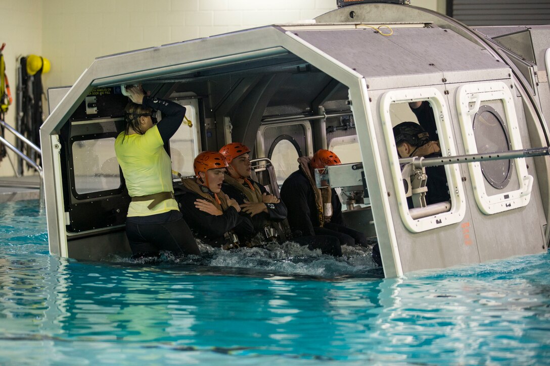 2nd ANGLICO completes underwater egress training