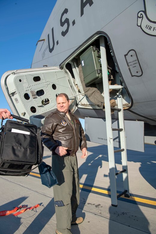 Bye-bye KC-135 Stratotanker, hello KC-46 Pegasus > 916th Air Refueling ...