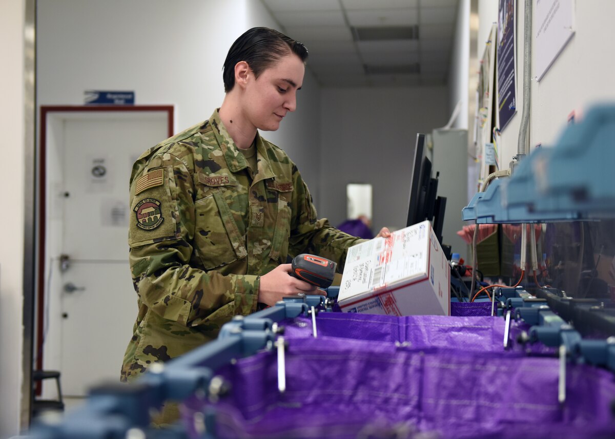 Osan post office delivers holiday happiness > Osan Air Base > Article ...