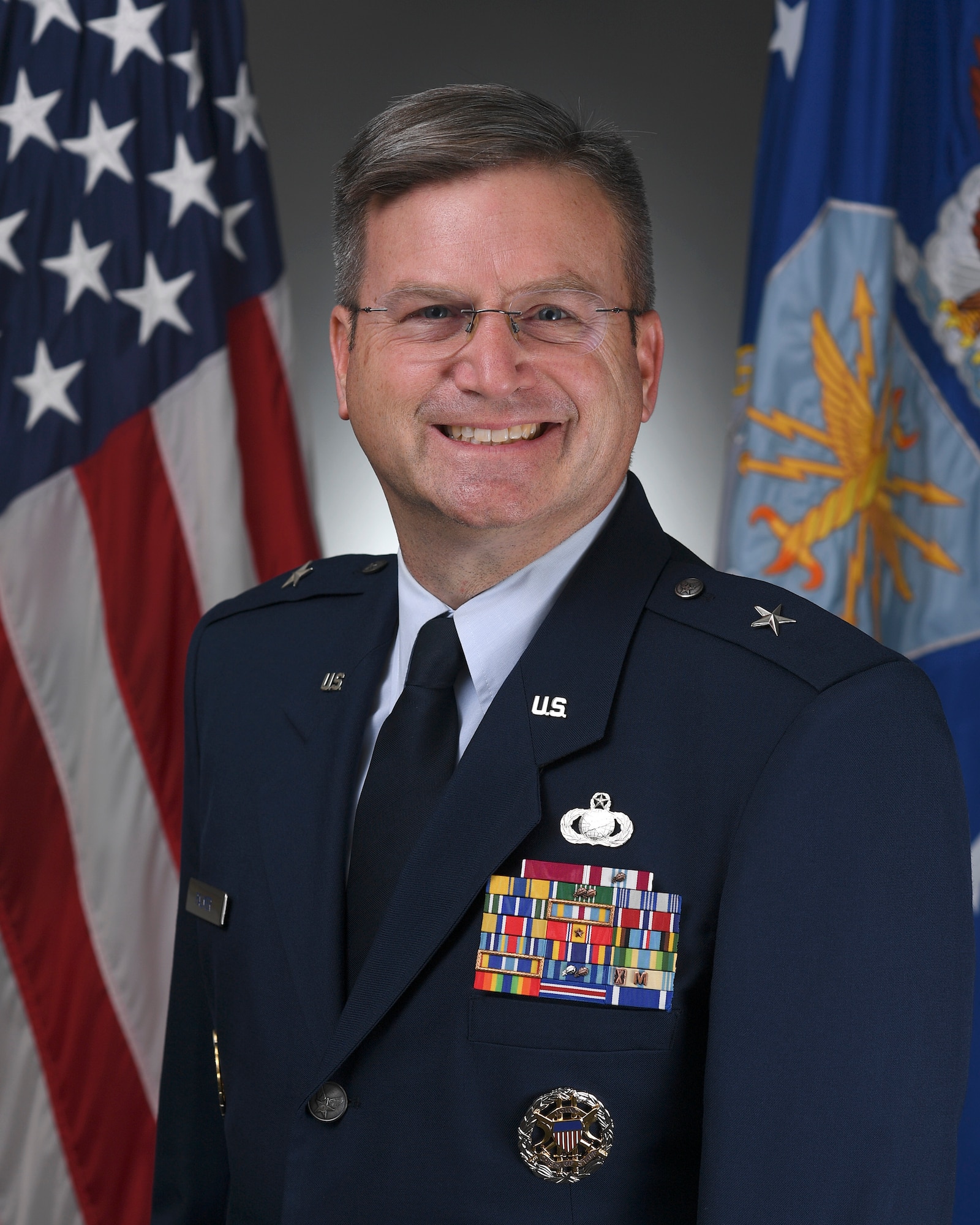 BRIGADIER GENERAL ROBERT P. PALMER > Air Force > Biography Display