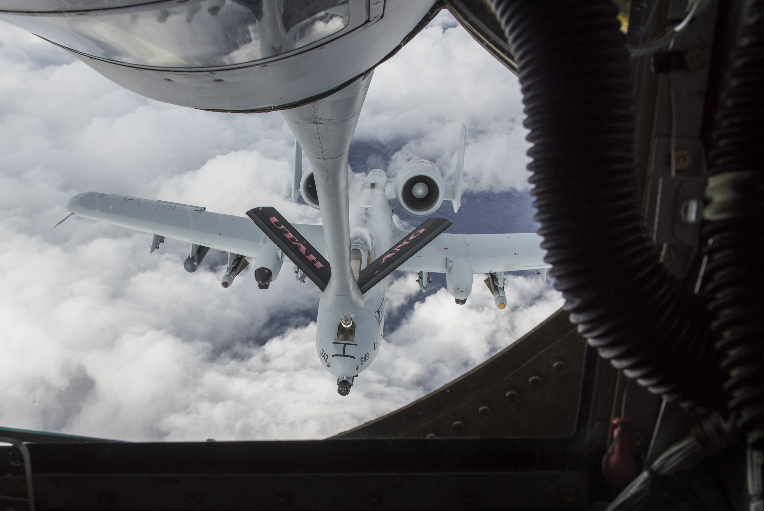 Refueling Operation Flight with Spouses from the 124th Fighter Wing ...