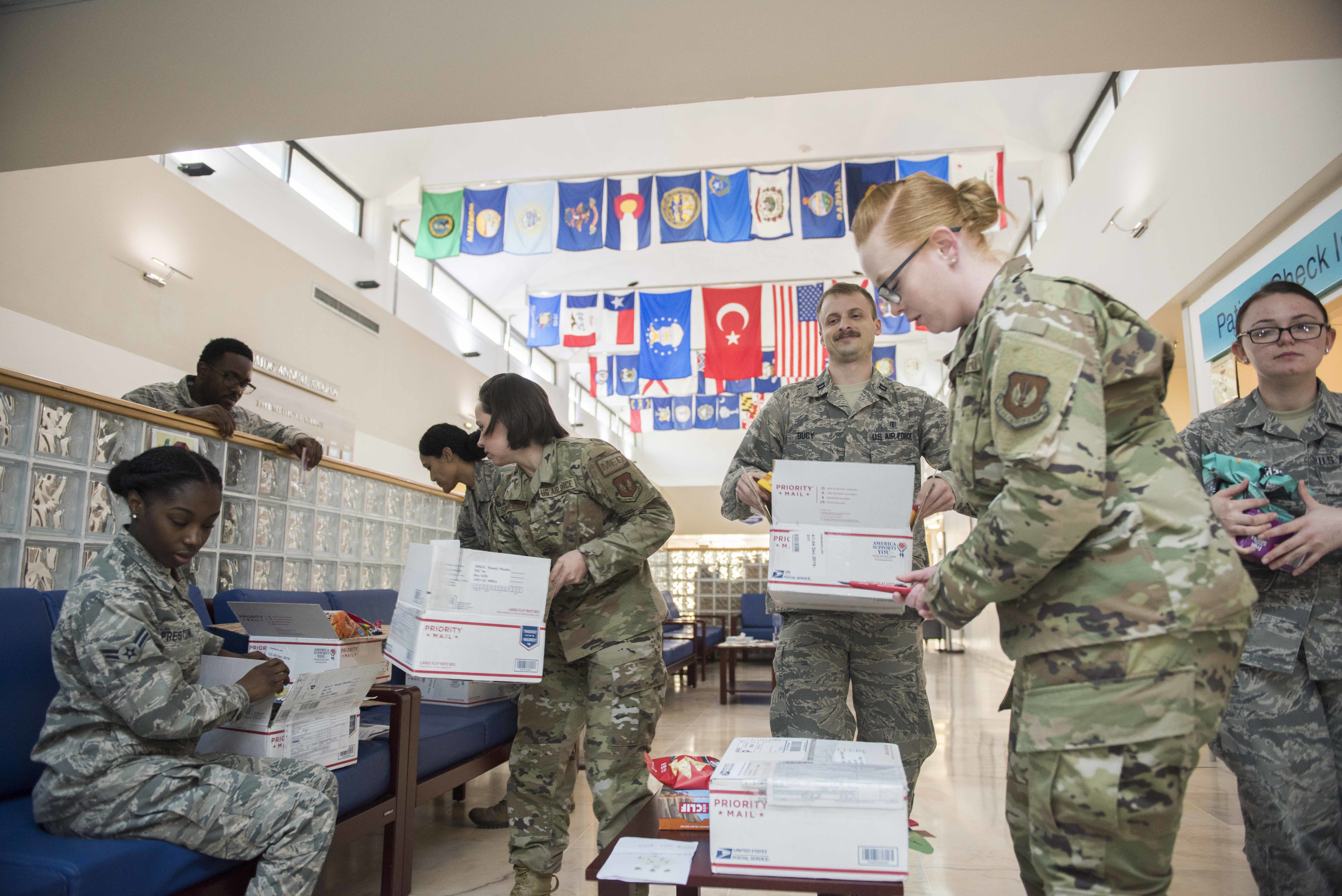 Special delivery from the homefront > Incirlik Air Base > Article Display