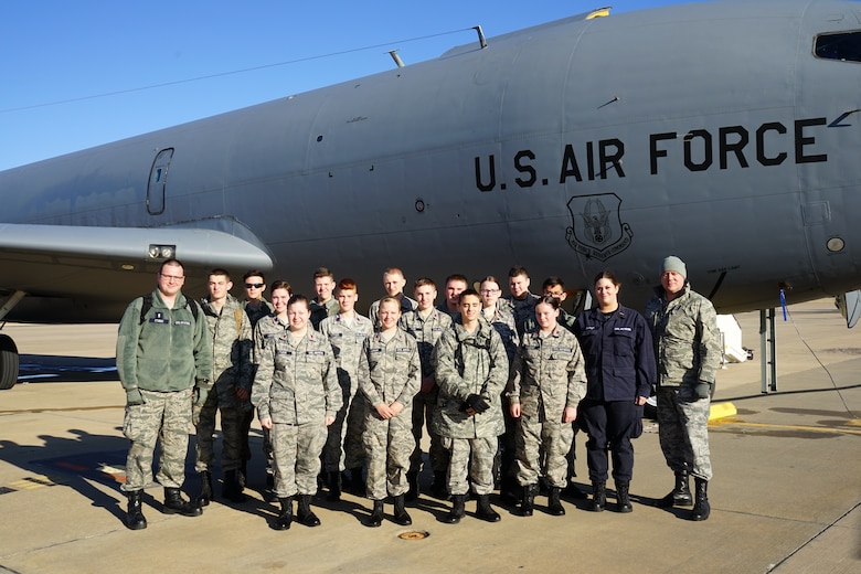 CAP cadets fly with Okies > 507th Air Refueling Wing > Article Display