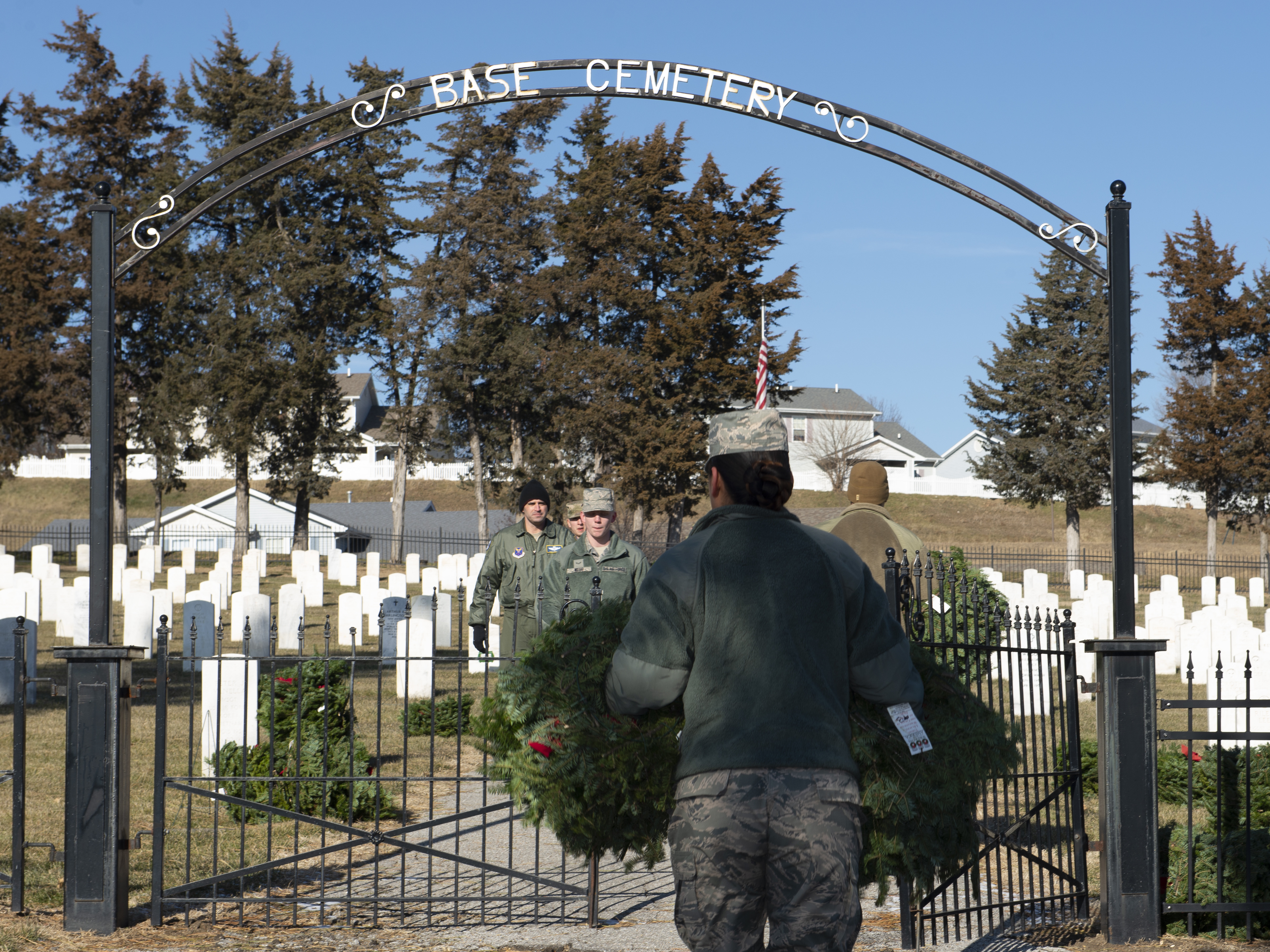 Offutt wreath ceremony: remembers, honors > Air University (AU) > News