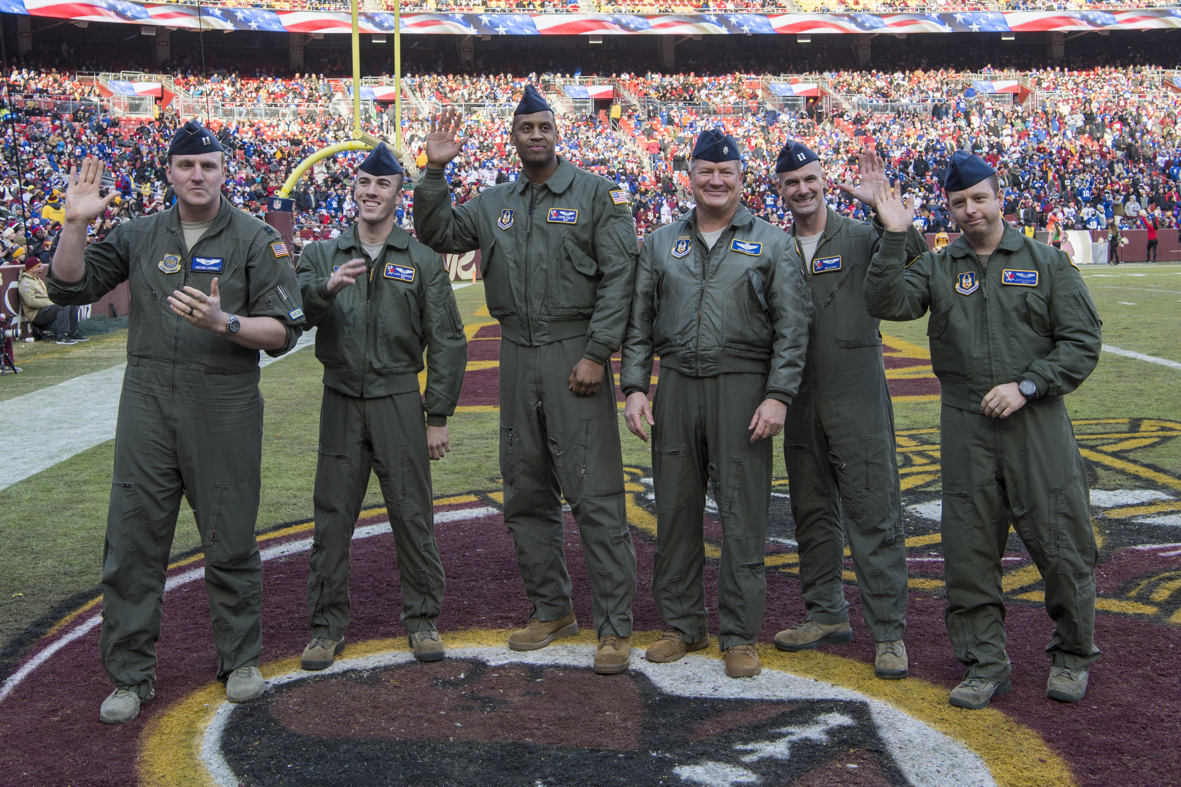 Giants at Redskins Fly-over and Salute to Aircrew > 514th Air Mobility ...