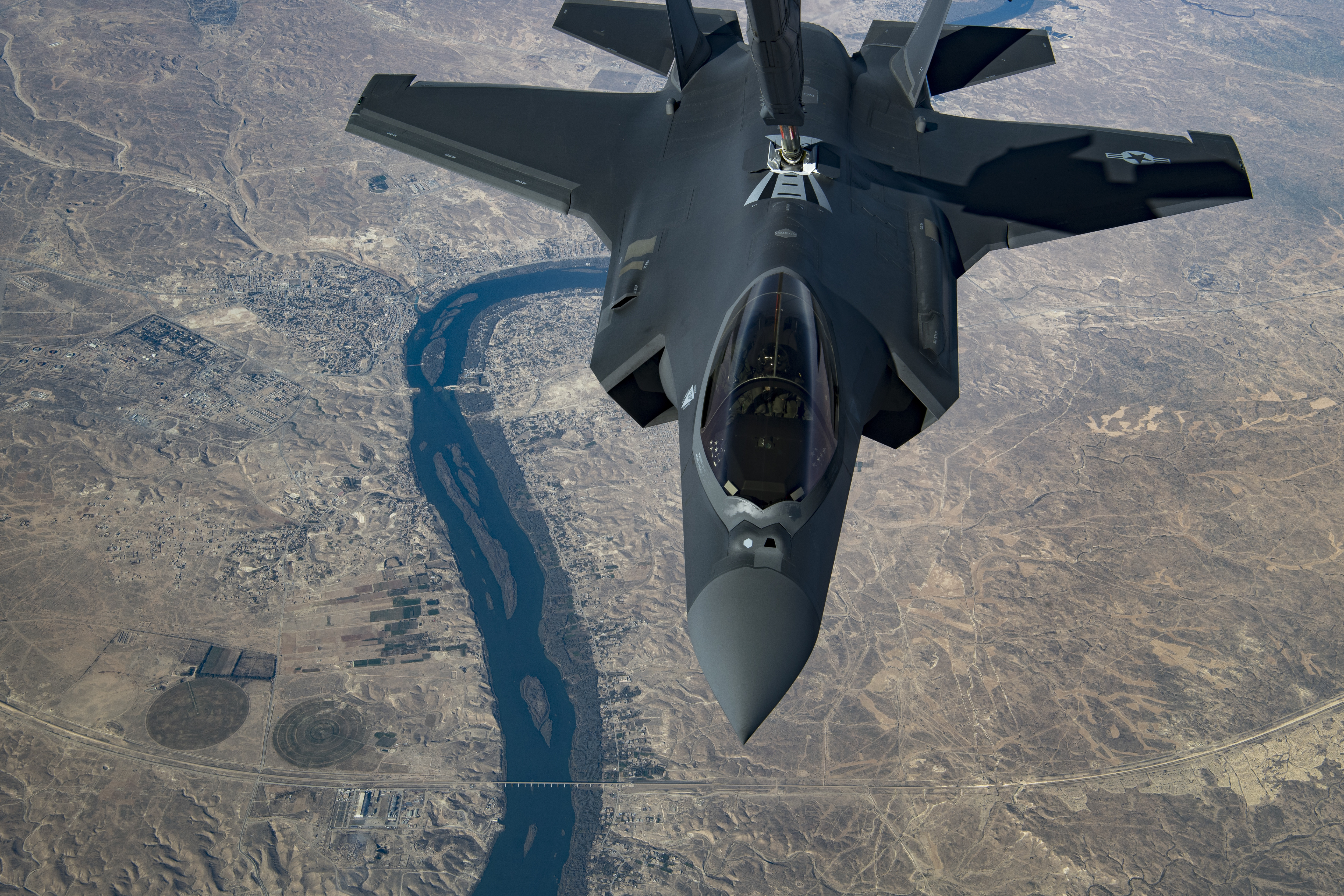 KC-10 deployed refueling mission