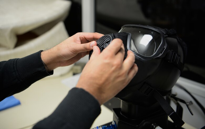 Readiness team provides Airmen with chemical warfare gear > Scott Air ...