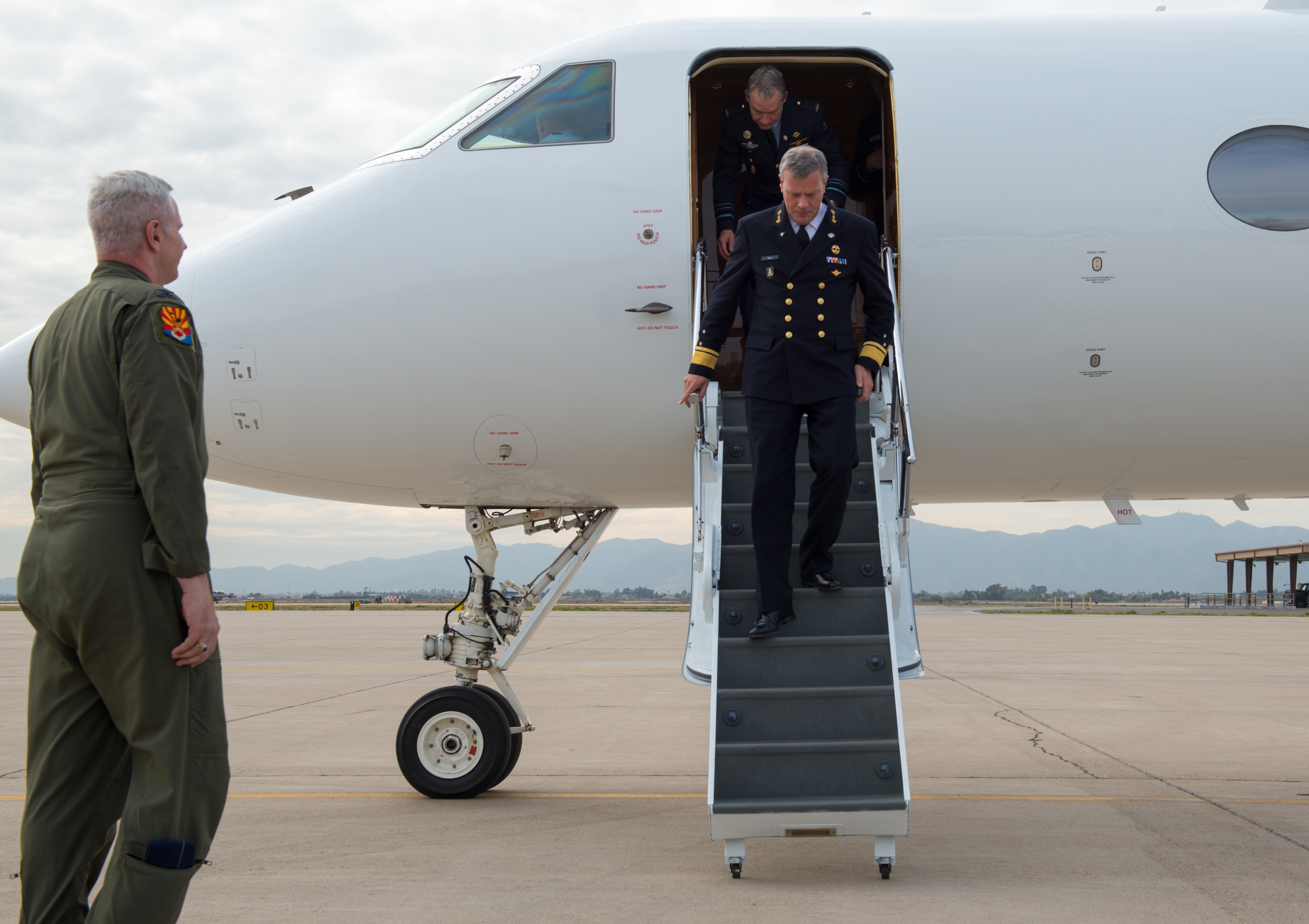 Netherlands Chief of Defense visits Luke > Luke Air Force Base ...