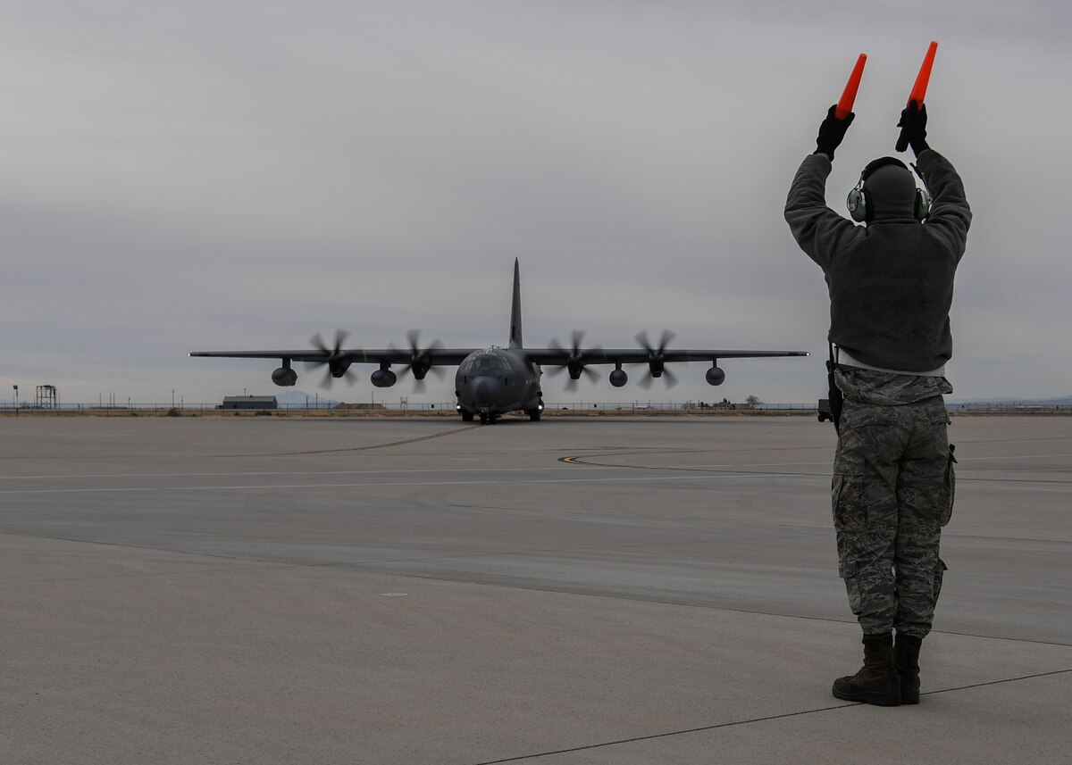 58th AMXS keeps aircraft mission ready > Kirtland Air Force Base ...