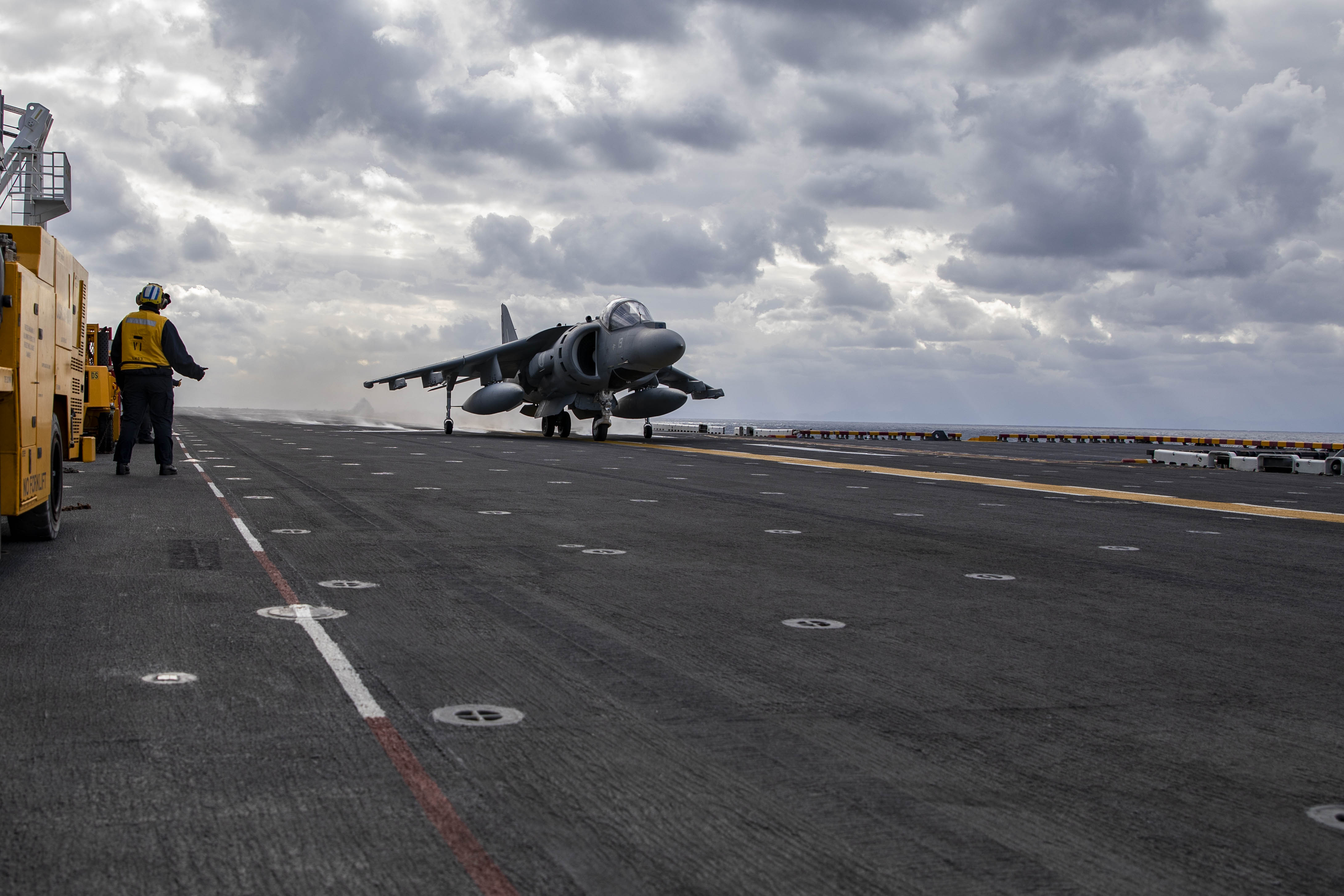 Italian aircraft aboard USS Kearsarge (LHD 3)