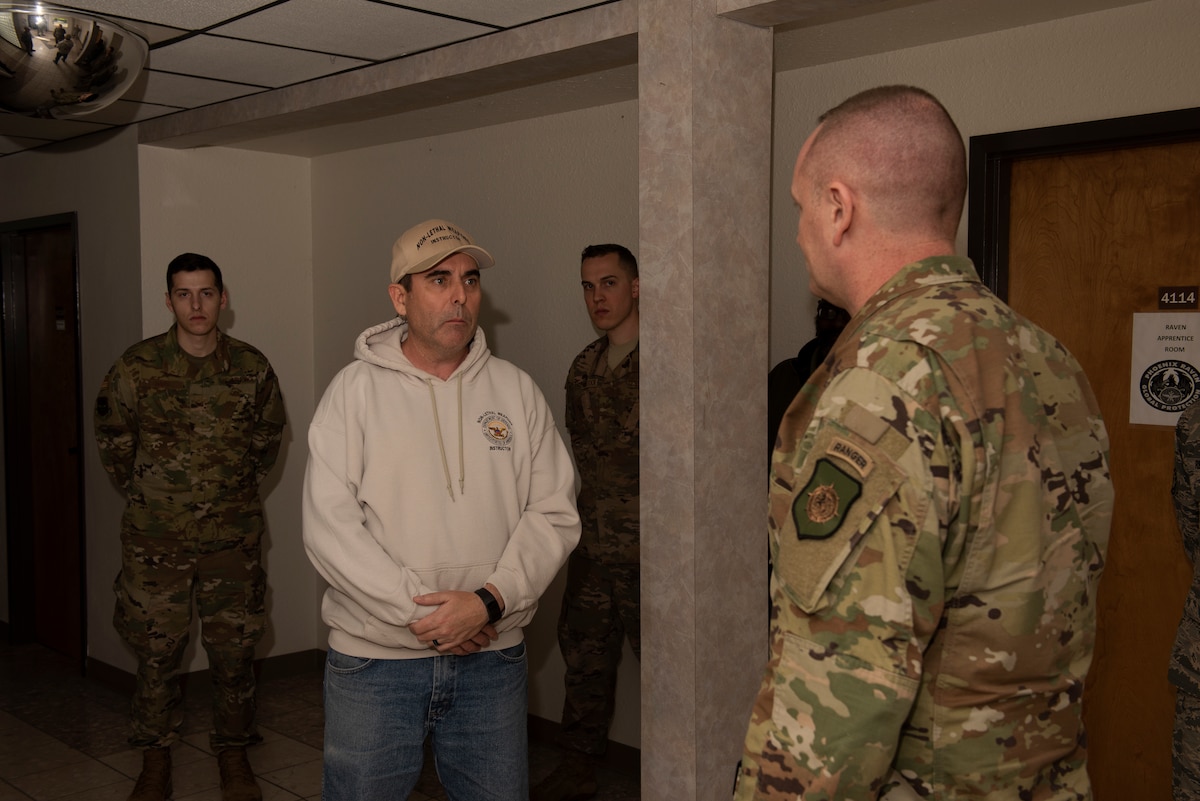 USTRANSCOM Senior Enlisted Leader visits Travis > Travis Air Force Base ...