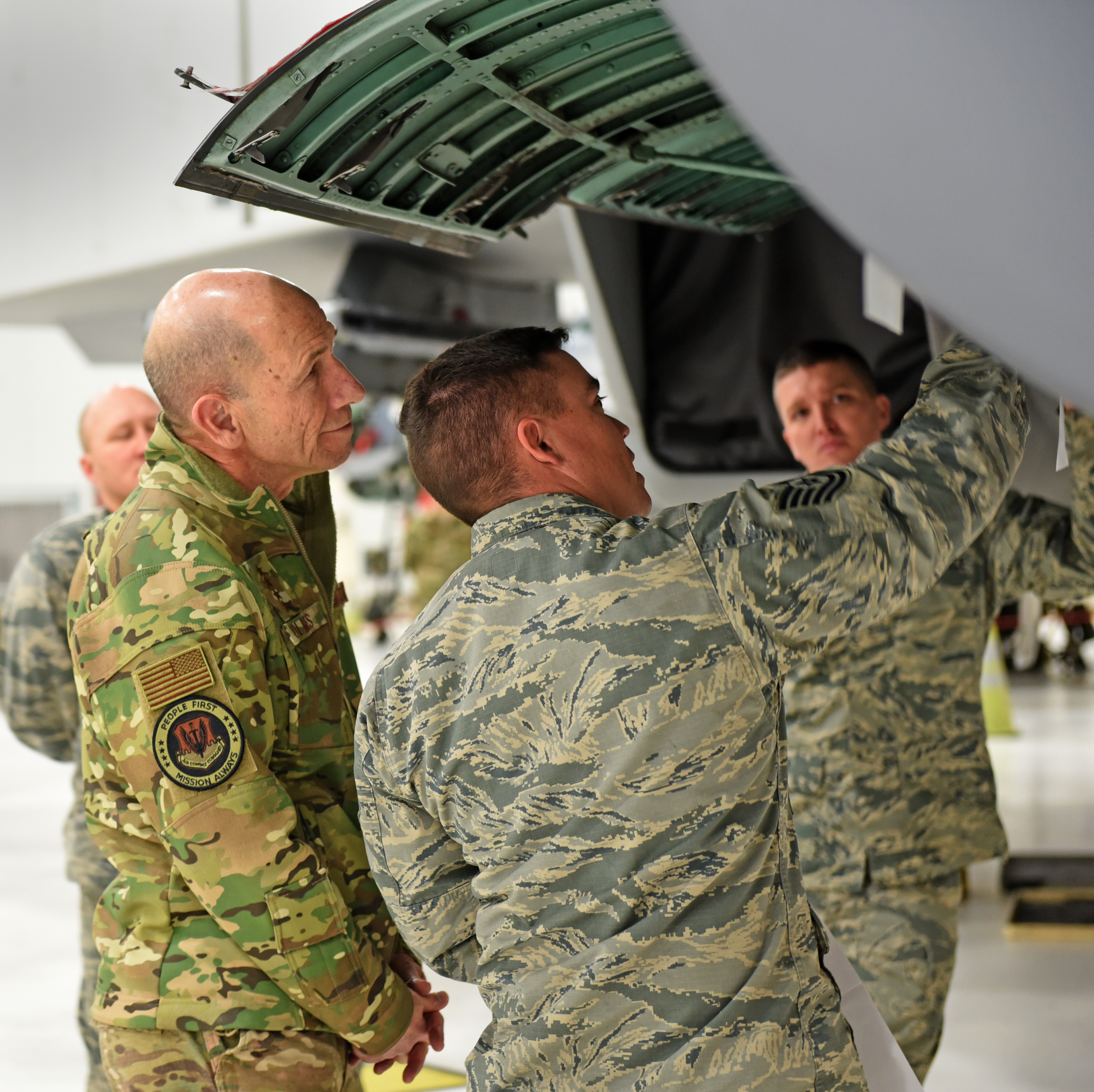 ACC Commander pays rare visit to 173rd Fighter Wing > Air National ...