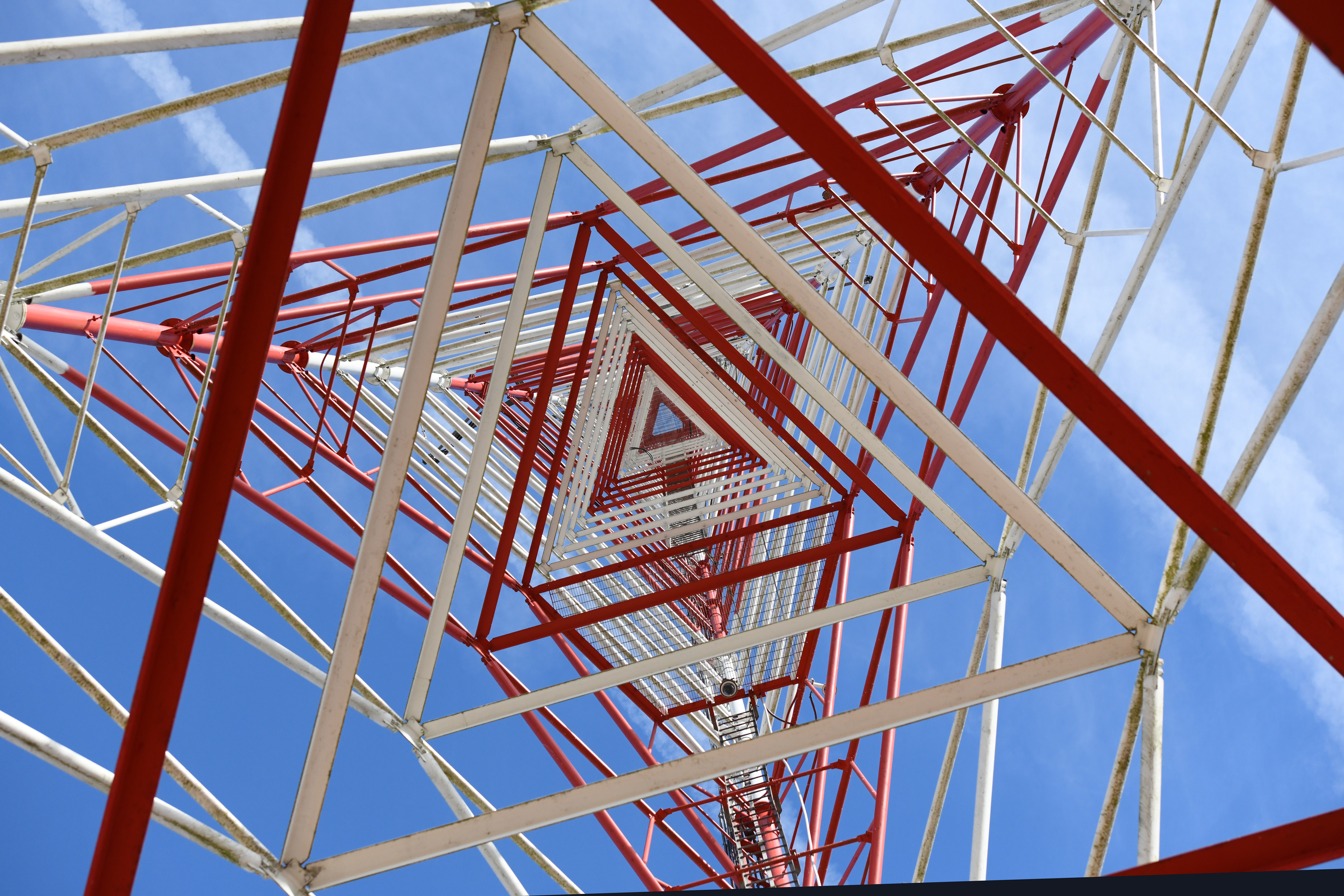 Crazy triangle tower pattern