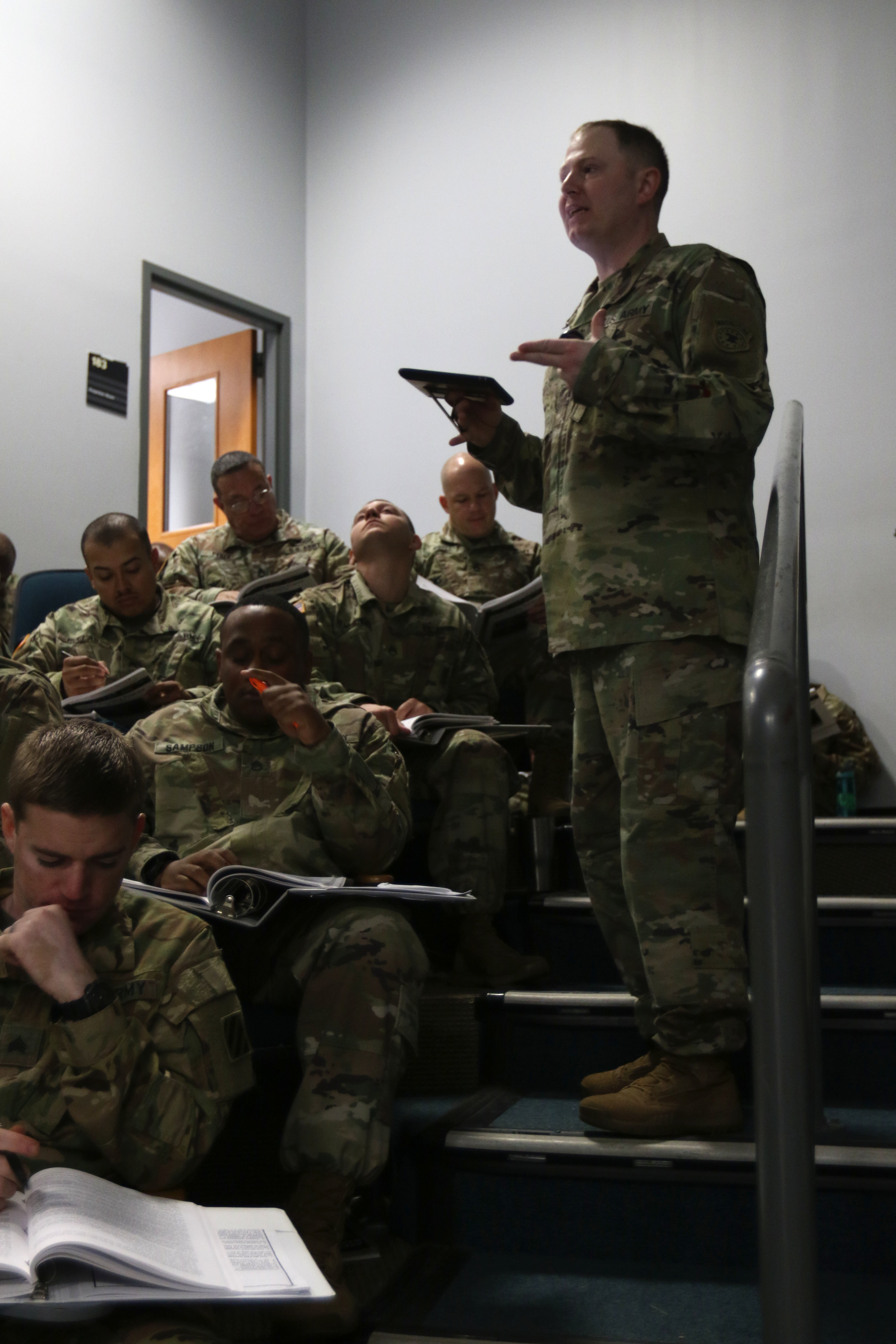 Recruiting and Retention College Trains NCOs to Retain > U.S. ARMY ...